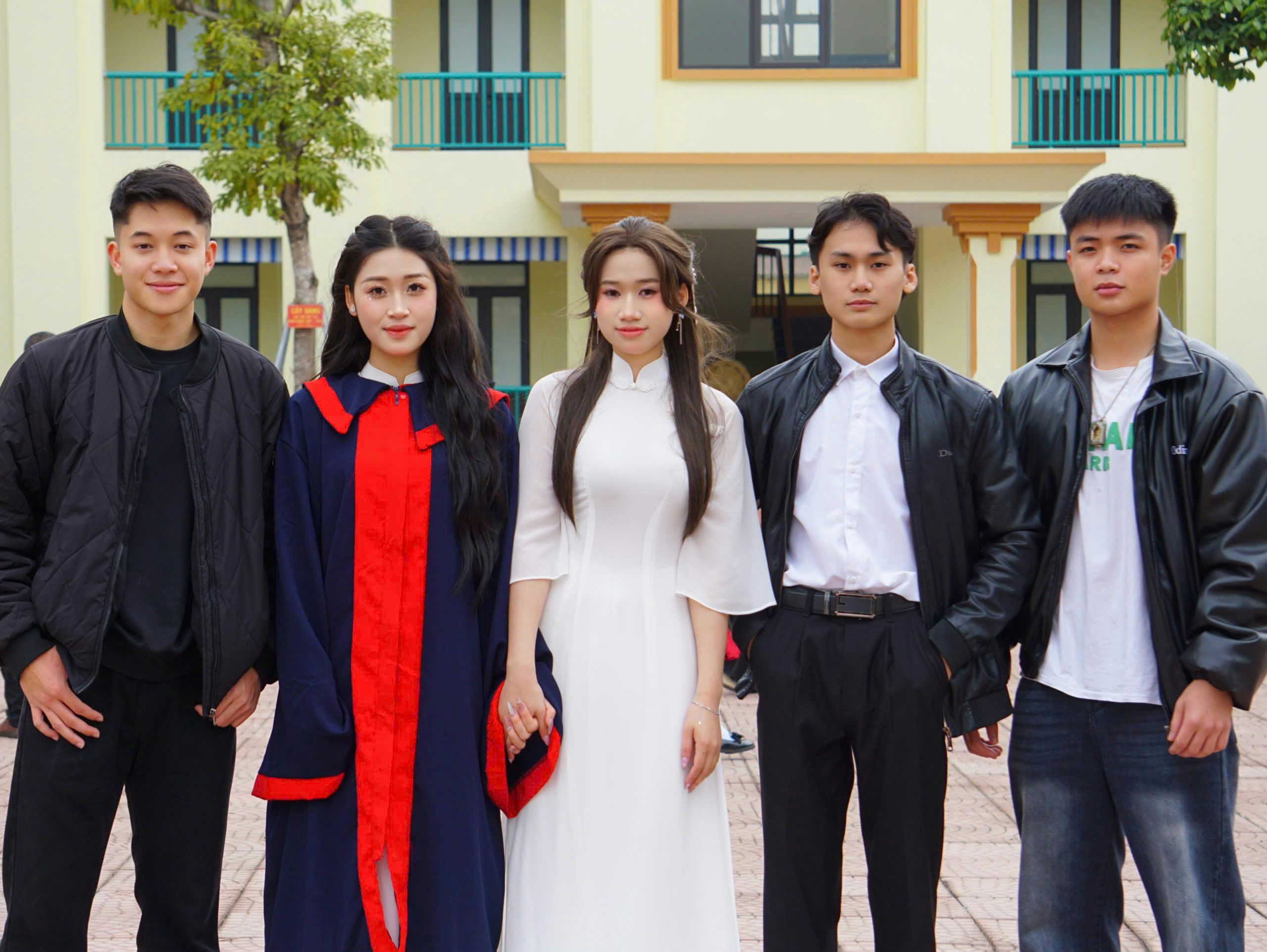 Oman Students Photos, Download The BEST Free Oman Students Stock Photos ...