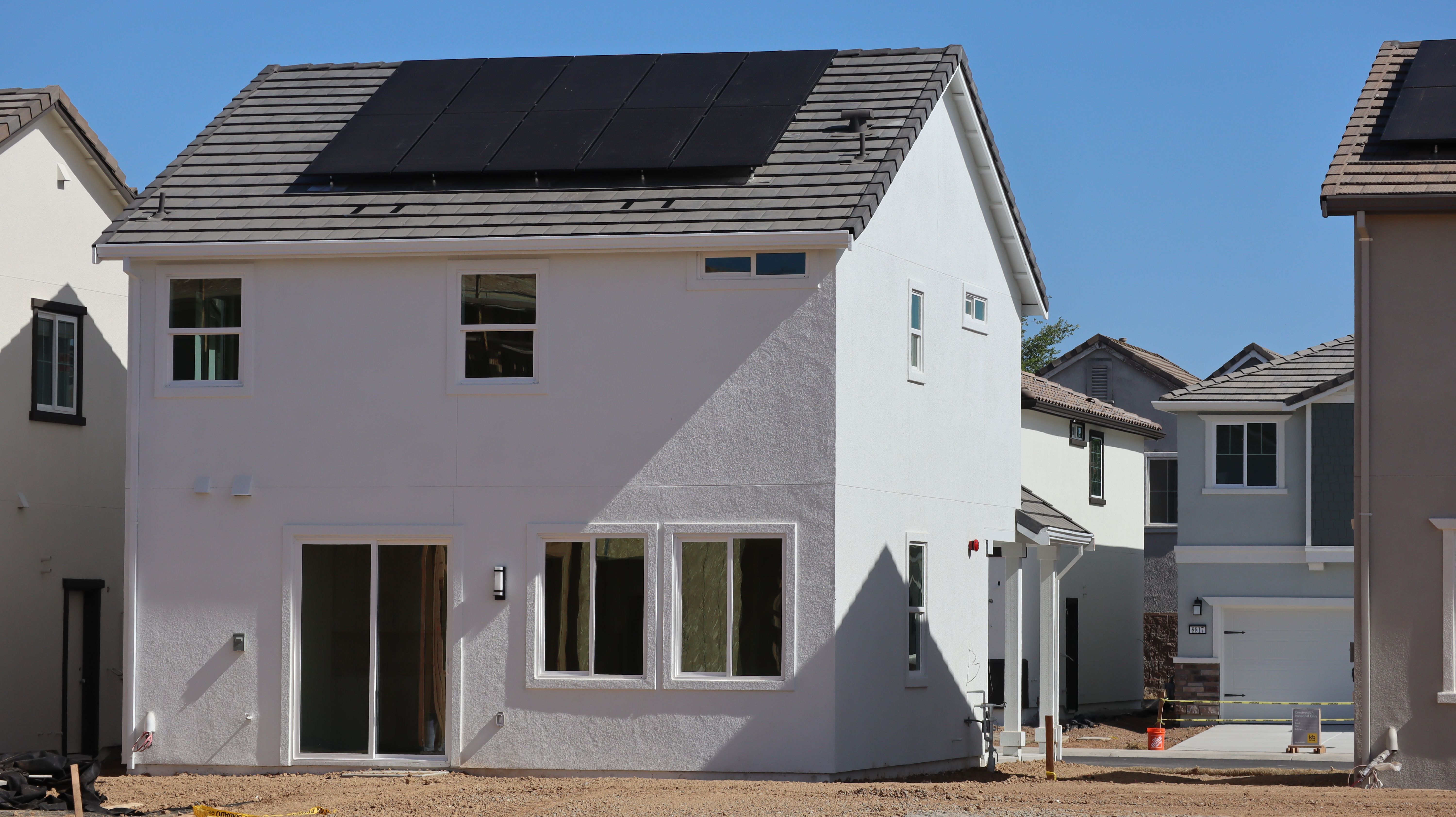 Modern Eco-Friendly Home with Solar Panels · Free Stock Photo