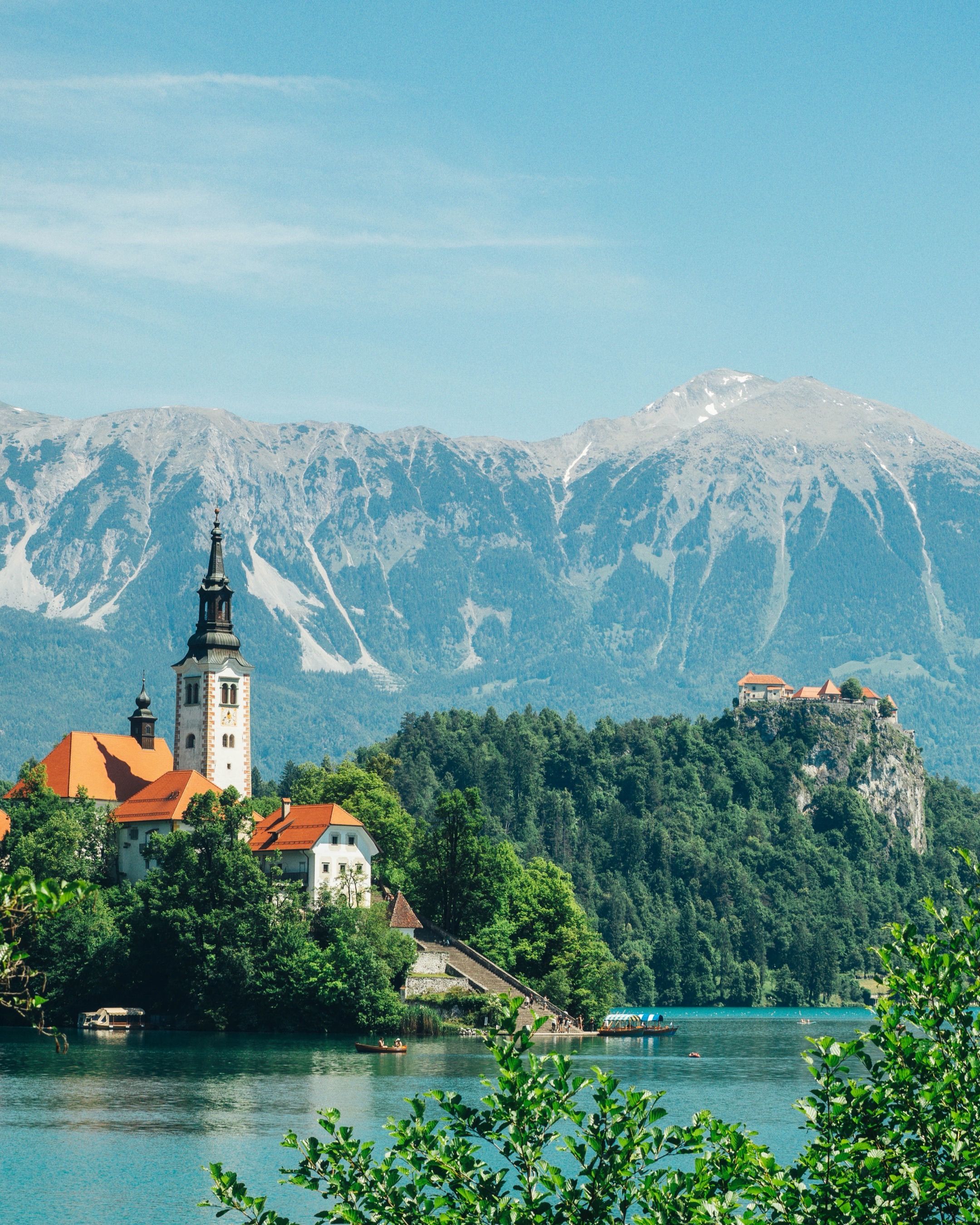 Scenic View of Lake Bled with Church and Castle · Free Stock Photo