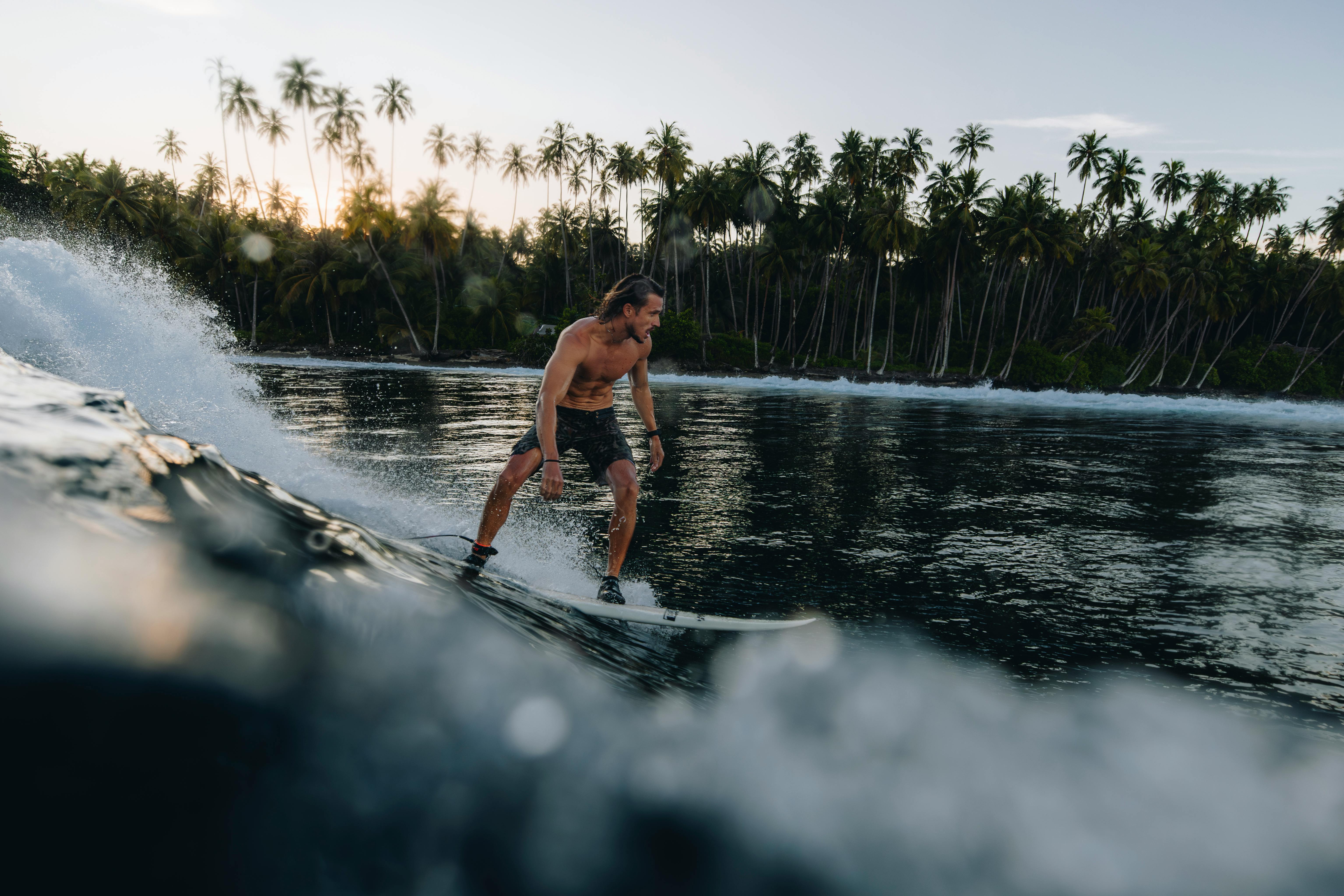 Man On Island Photos, Download The BEST Free Man On Island Stock Photos ...