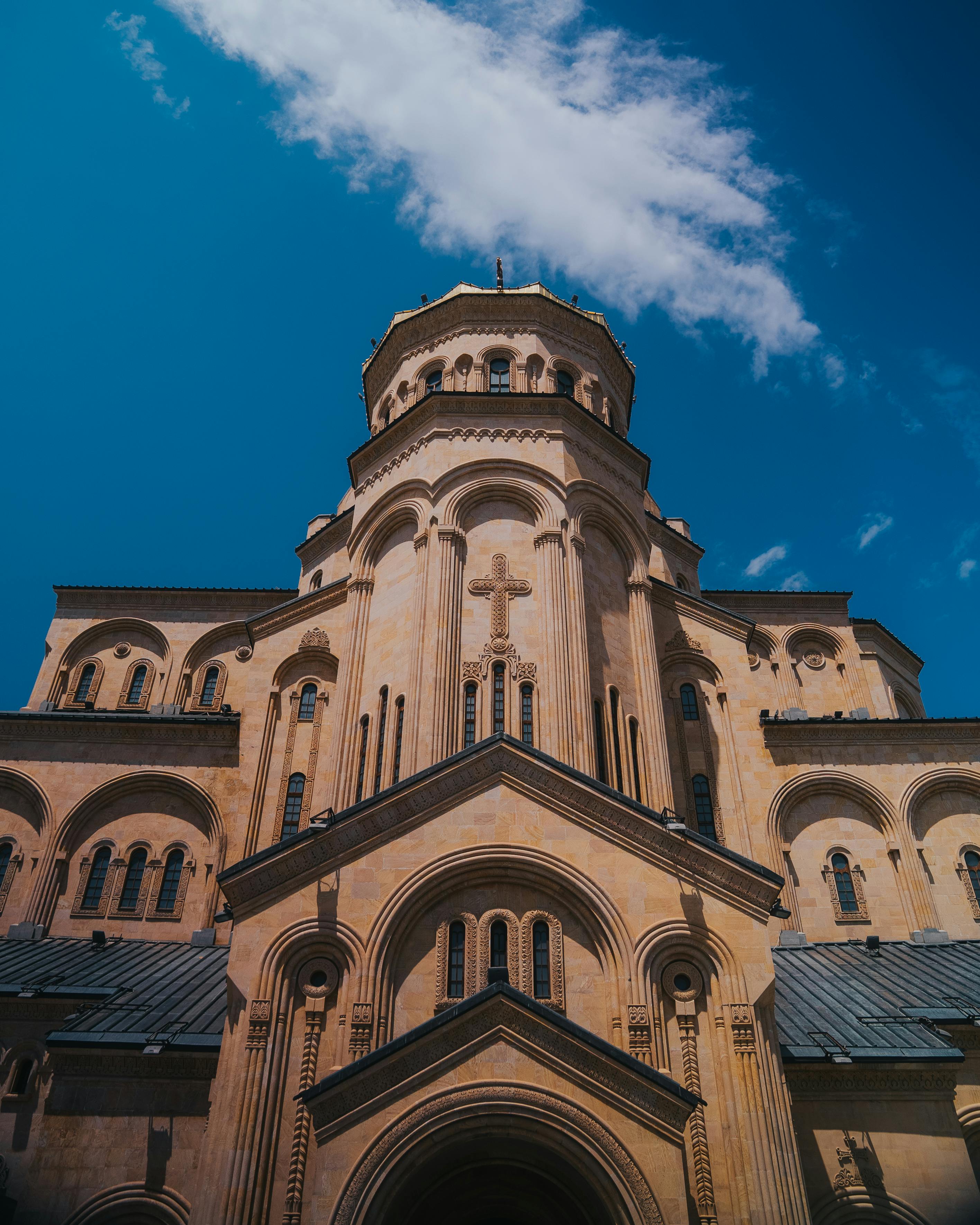 Cross On Church Altar Photos, Download The BEST Free Cross On Church ...