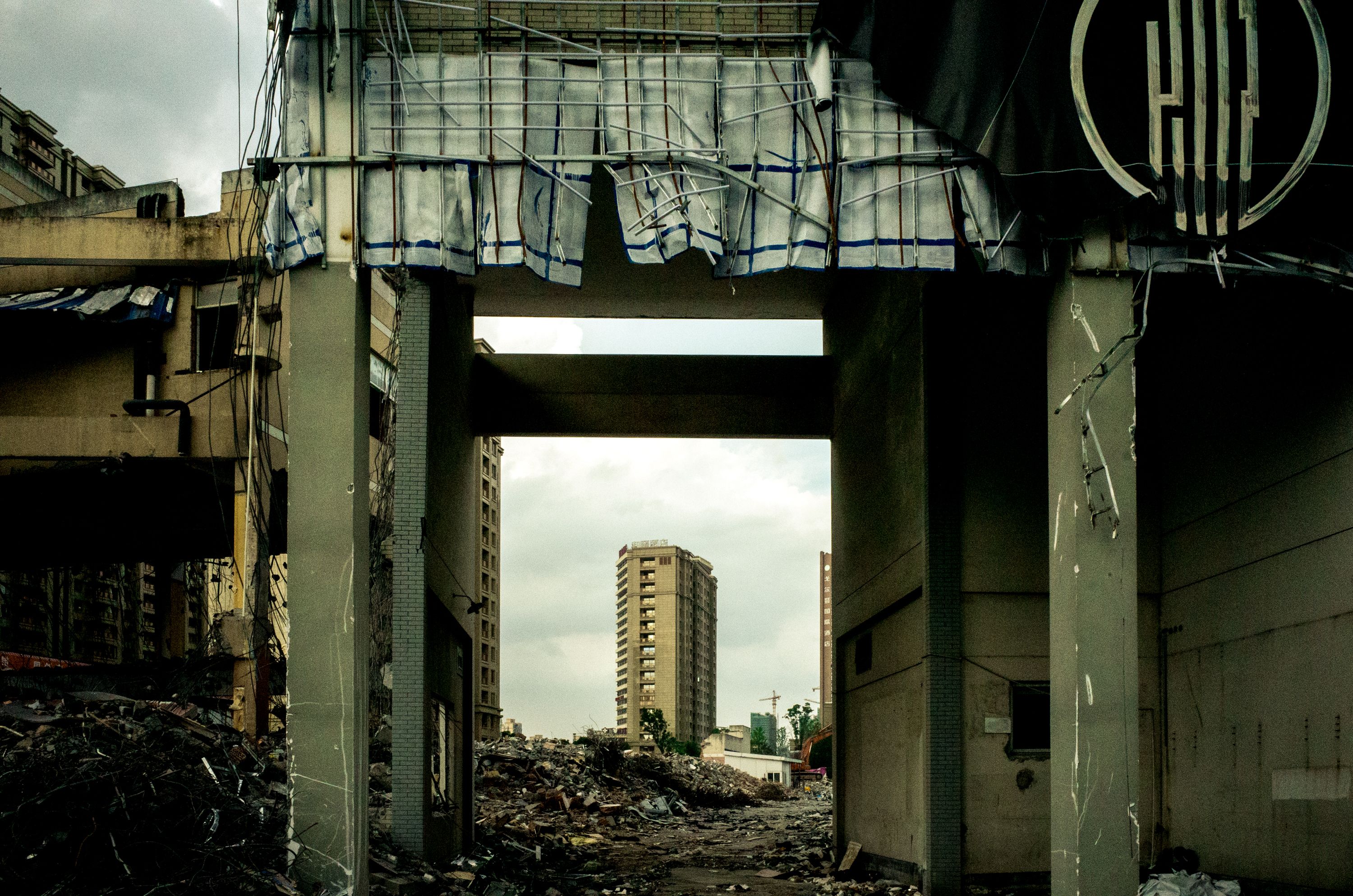 Urban Decay: Abandoned Building in Cityscape · Free Stock Photo
