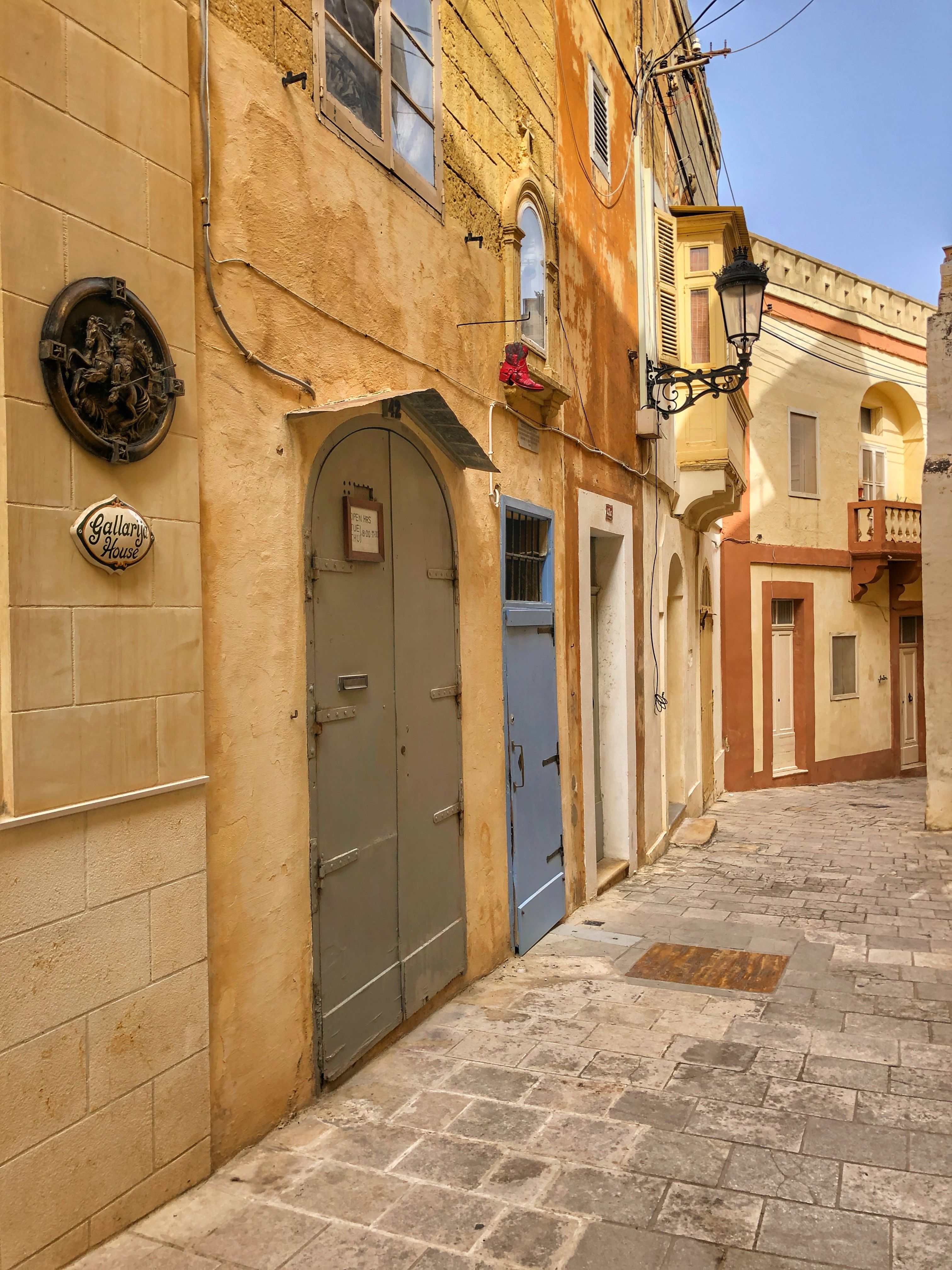 Picturesque Street in Historic Malta · Free Stock Photo