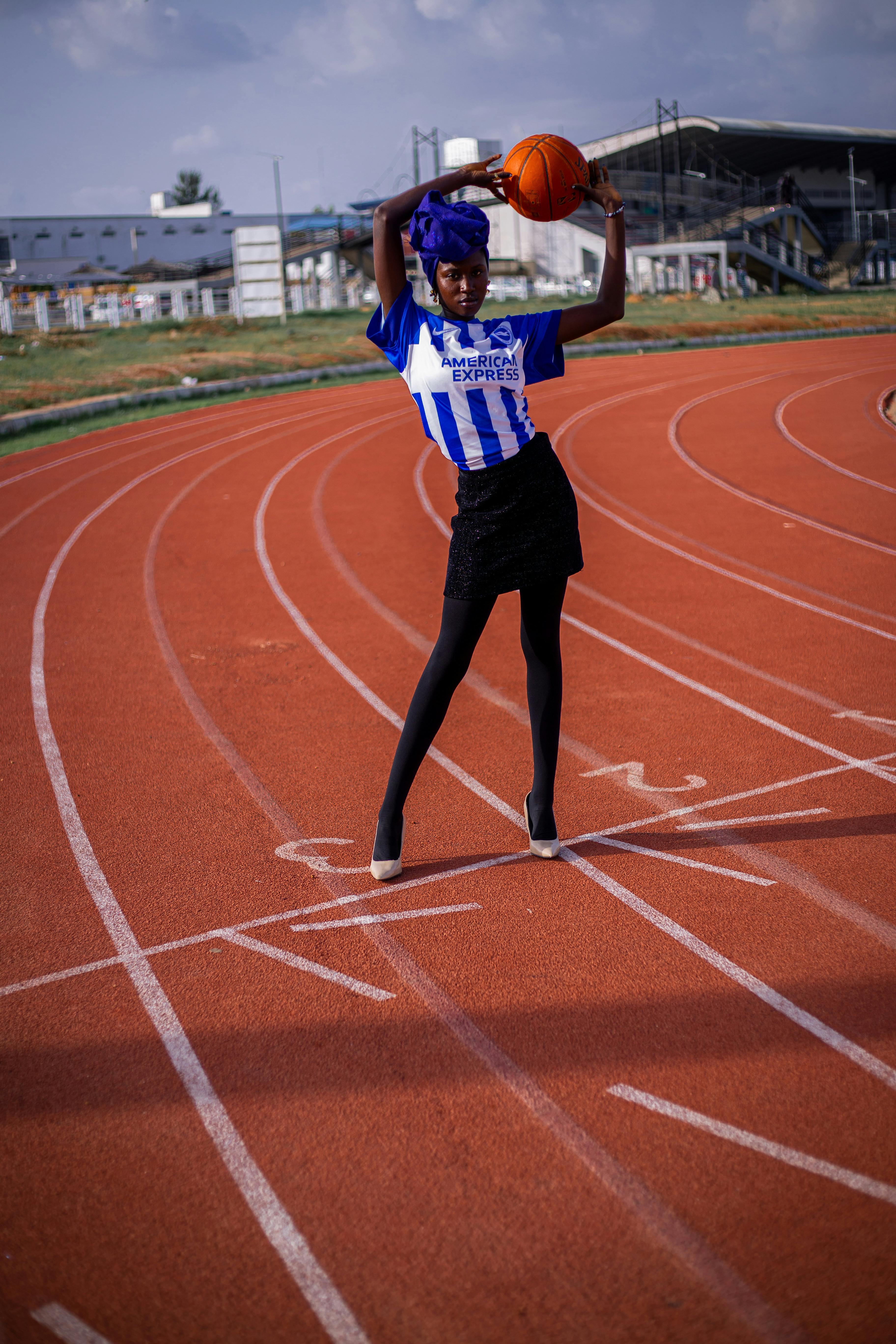 Foto de stock gratuita sobre al aire libre, atletismo, baloncesto, cabello afro, calentar ...