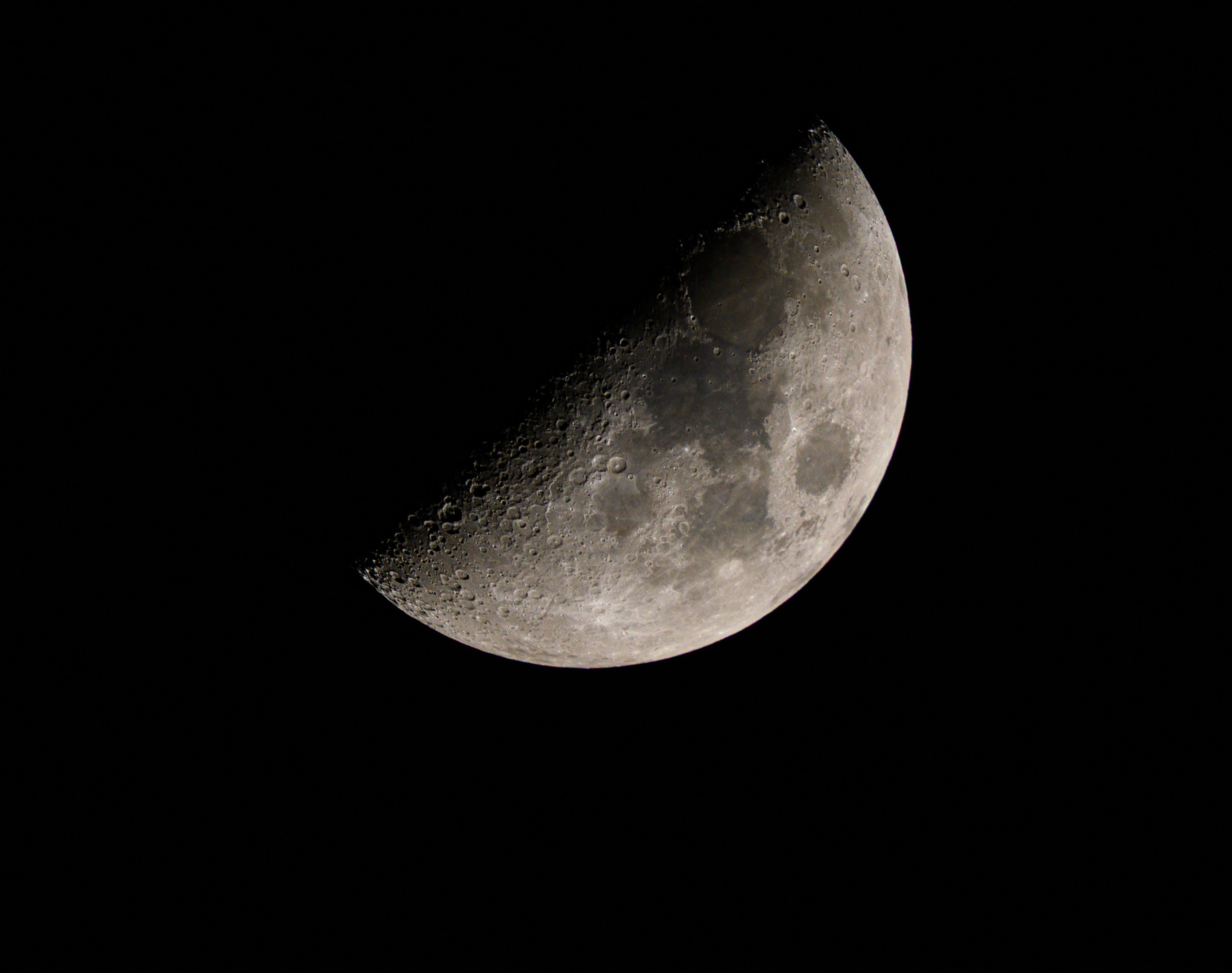 Crescent Moon Over Canonsburg Night Sky · Free Stock Photo