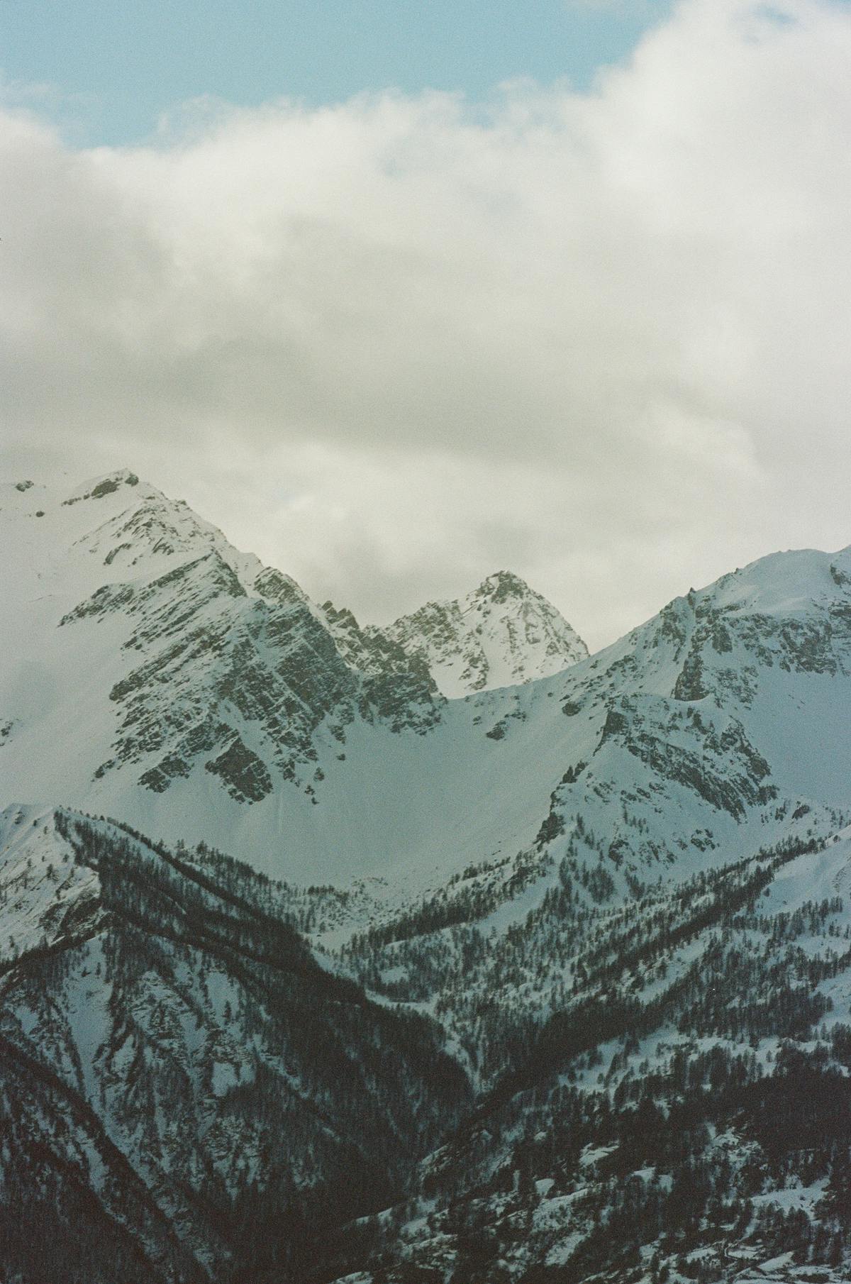 Snow Hiking Photos, Download The BEST Free Snow Hiking Stock Photos ...