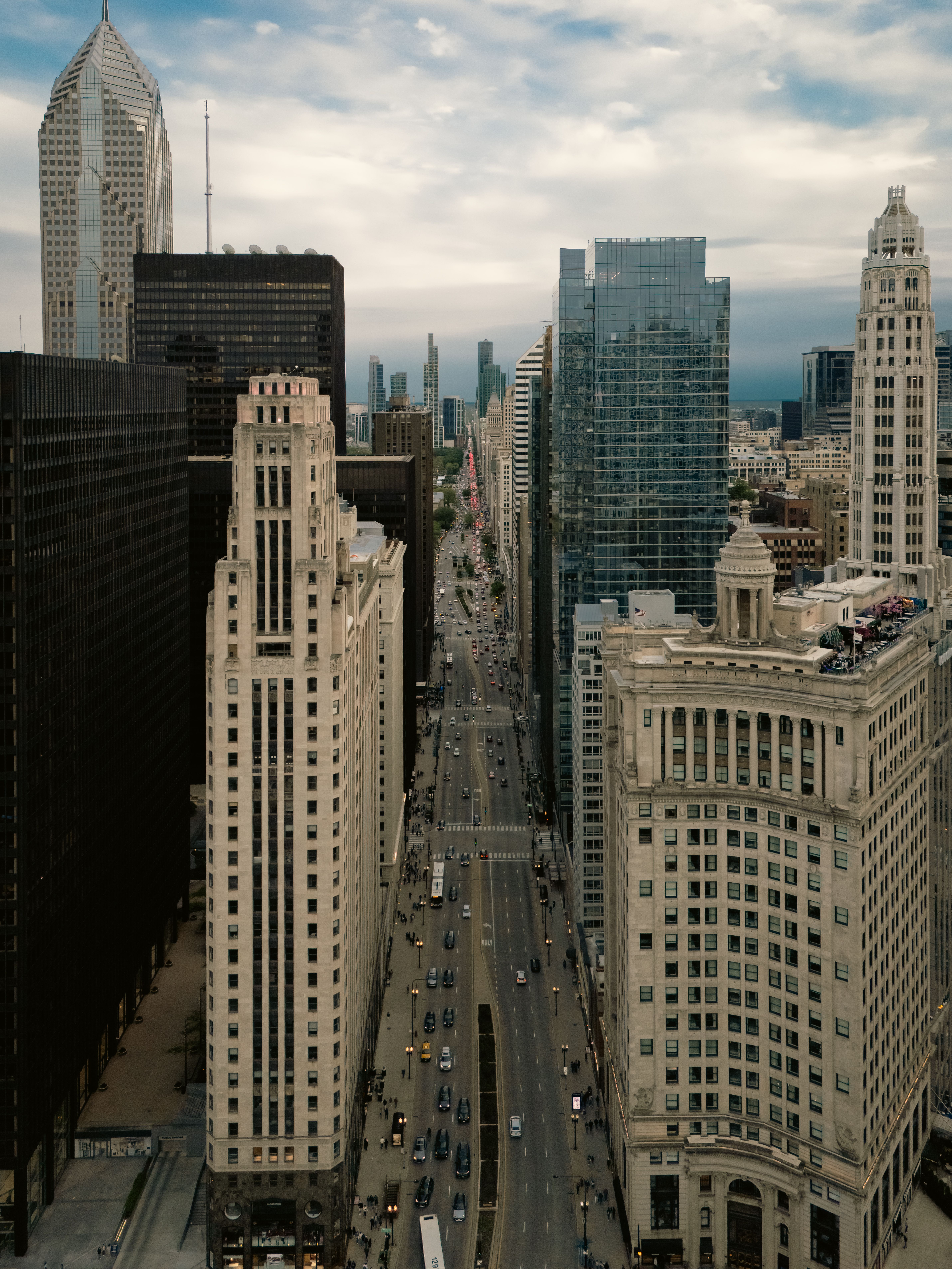 Aerial View of Chicago Skyscrapers and Streets · Free Stock Photo