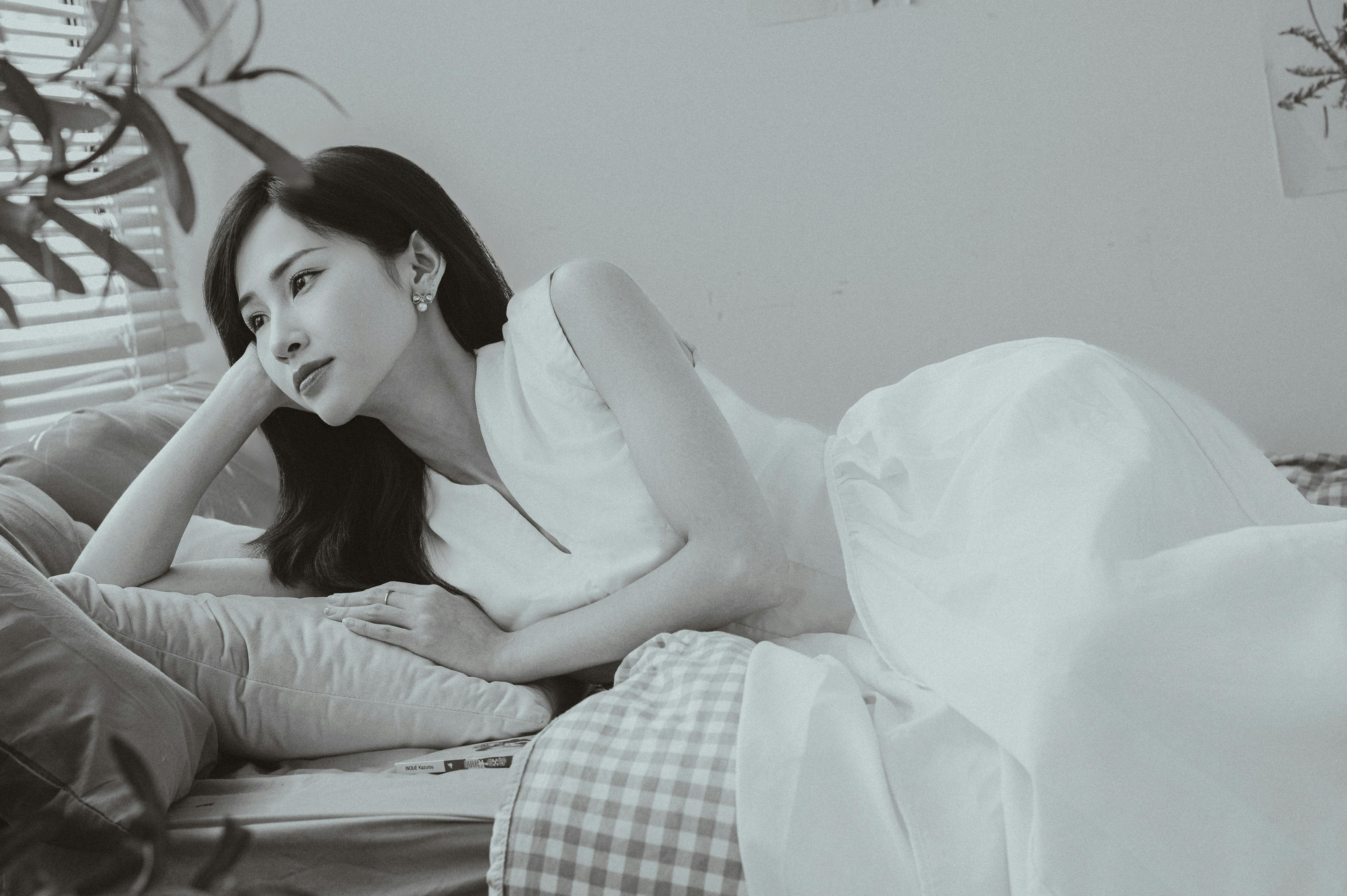 Devil Lying Photos, Download The BEST Free Devil Lying Stock Photos ...