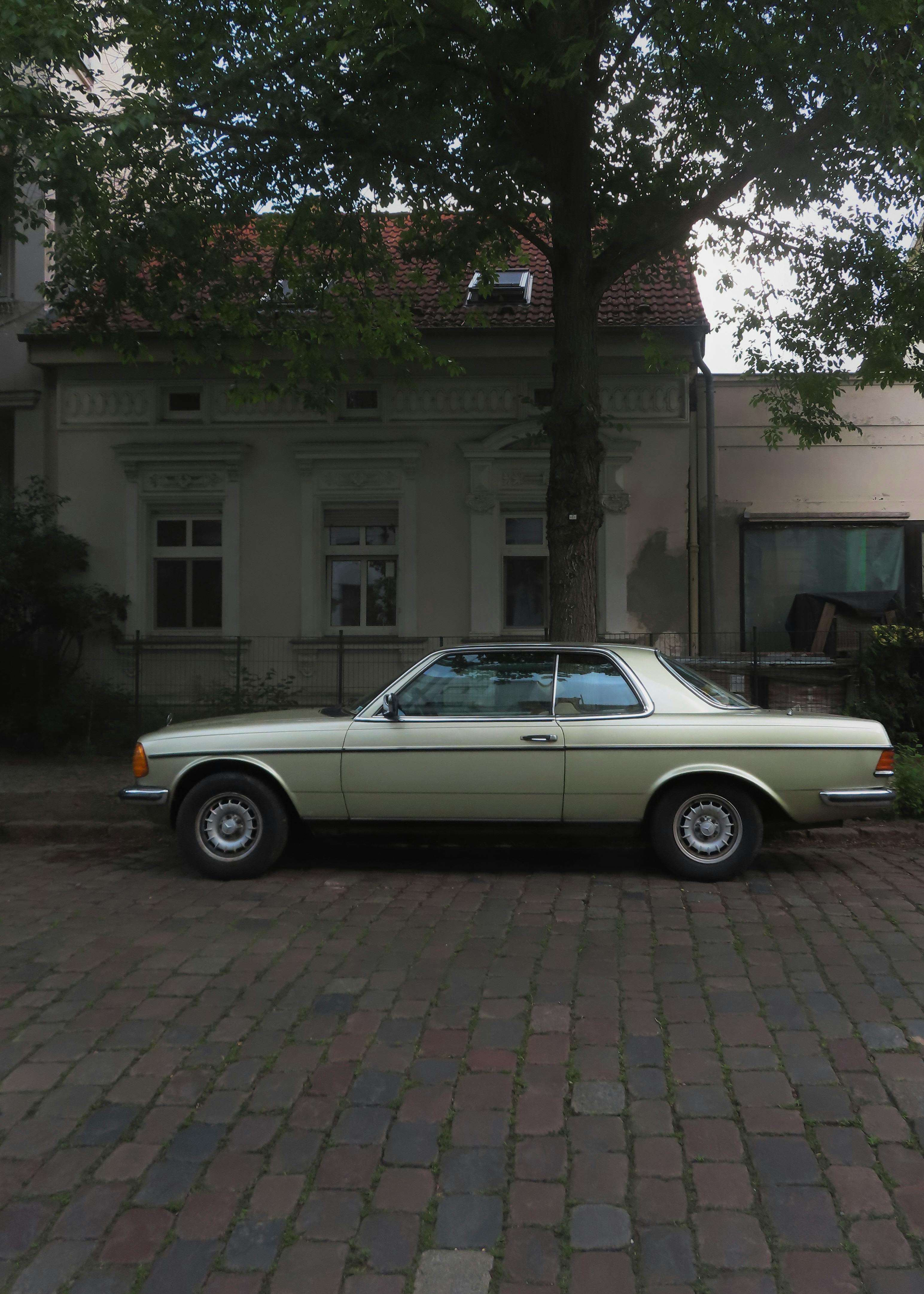 Vintage Mercedes in Berlin Street Scene · Free Stock Photo
