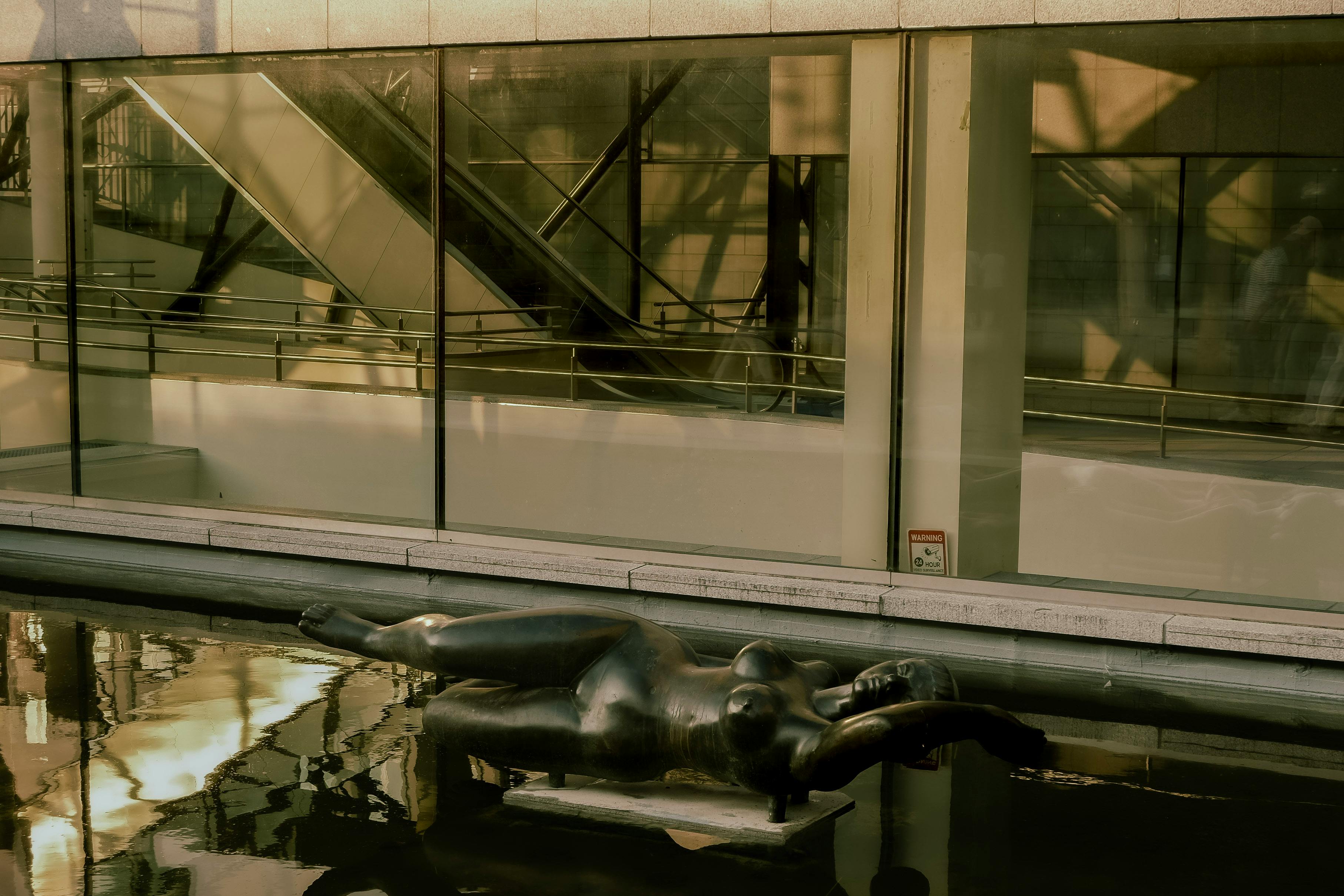 Modern Indoor Sculpture Installation Reflections · Free Stock Photo