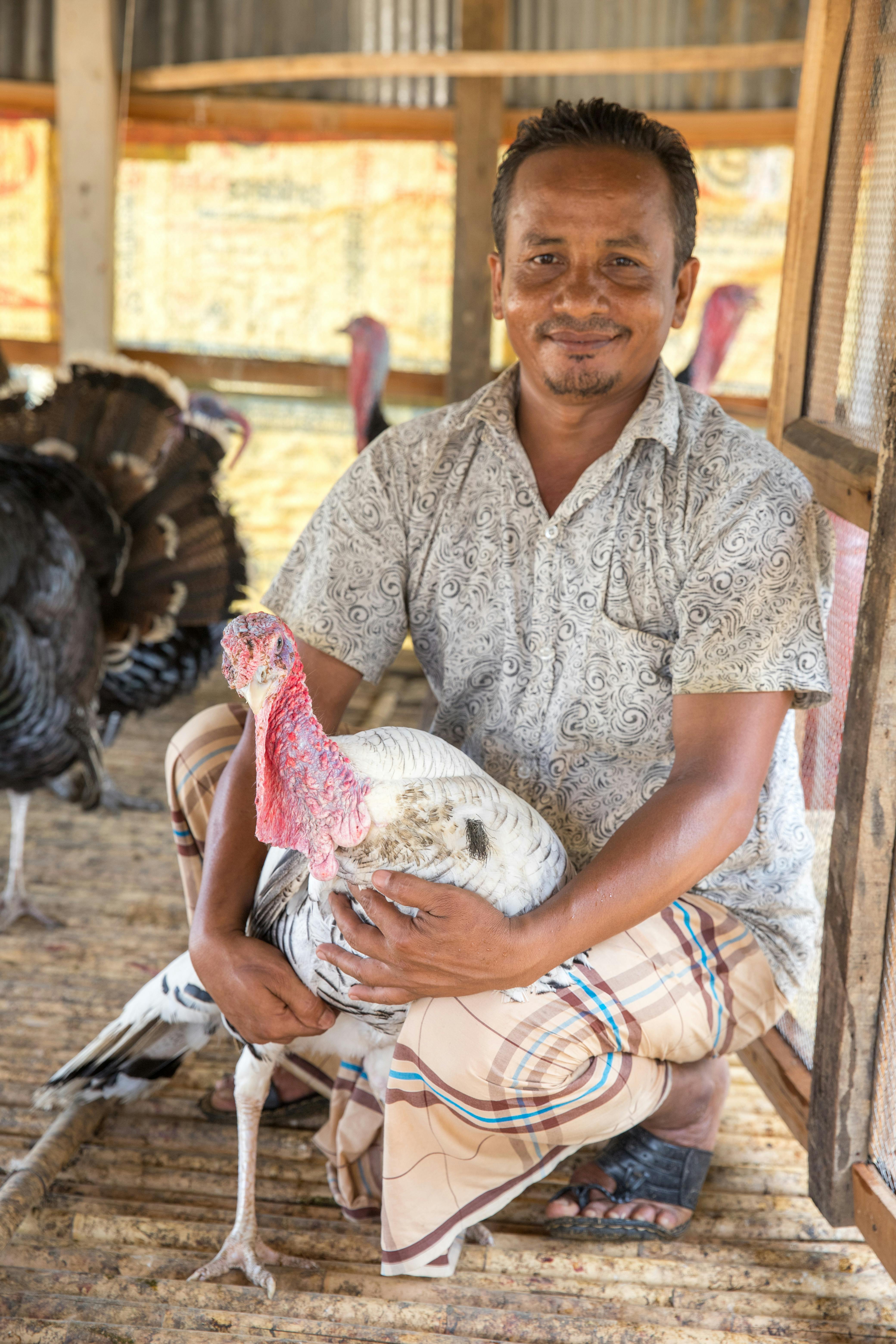 Smiling Bird Photos, Download The BEST Free Smiling Bird Stock Photos ...