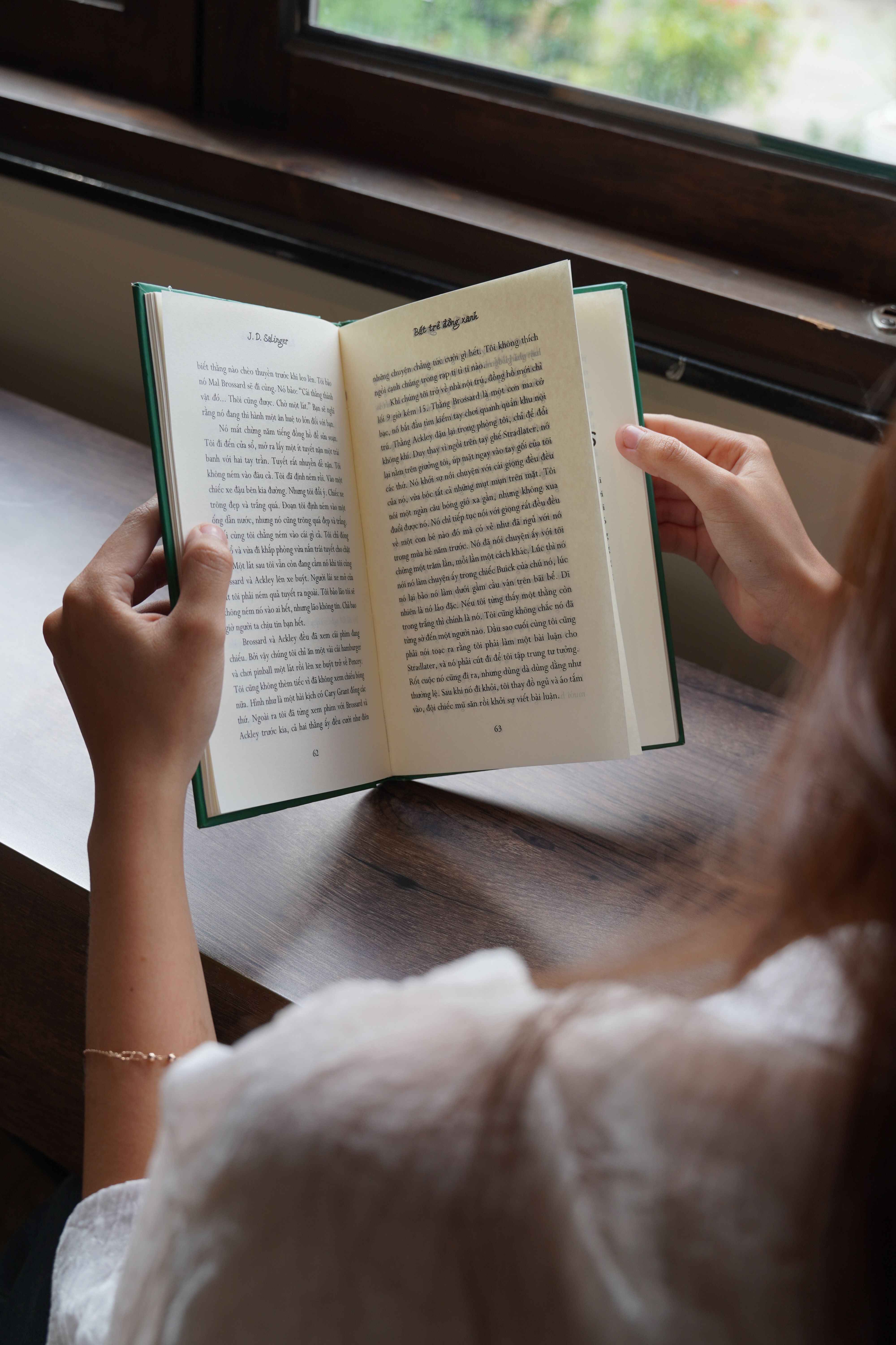 Person Reading Book Photos, Download The BEST Free Person Reading Book ...