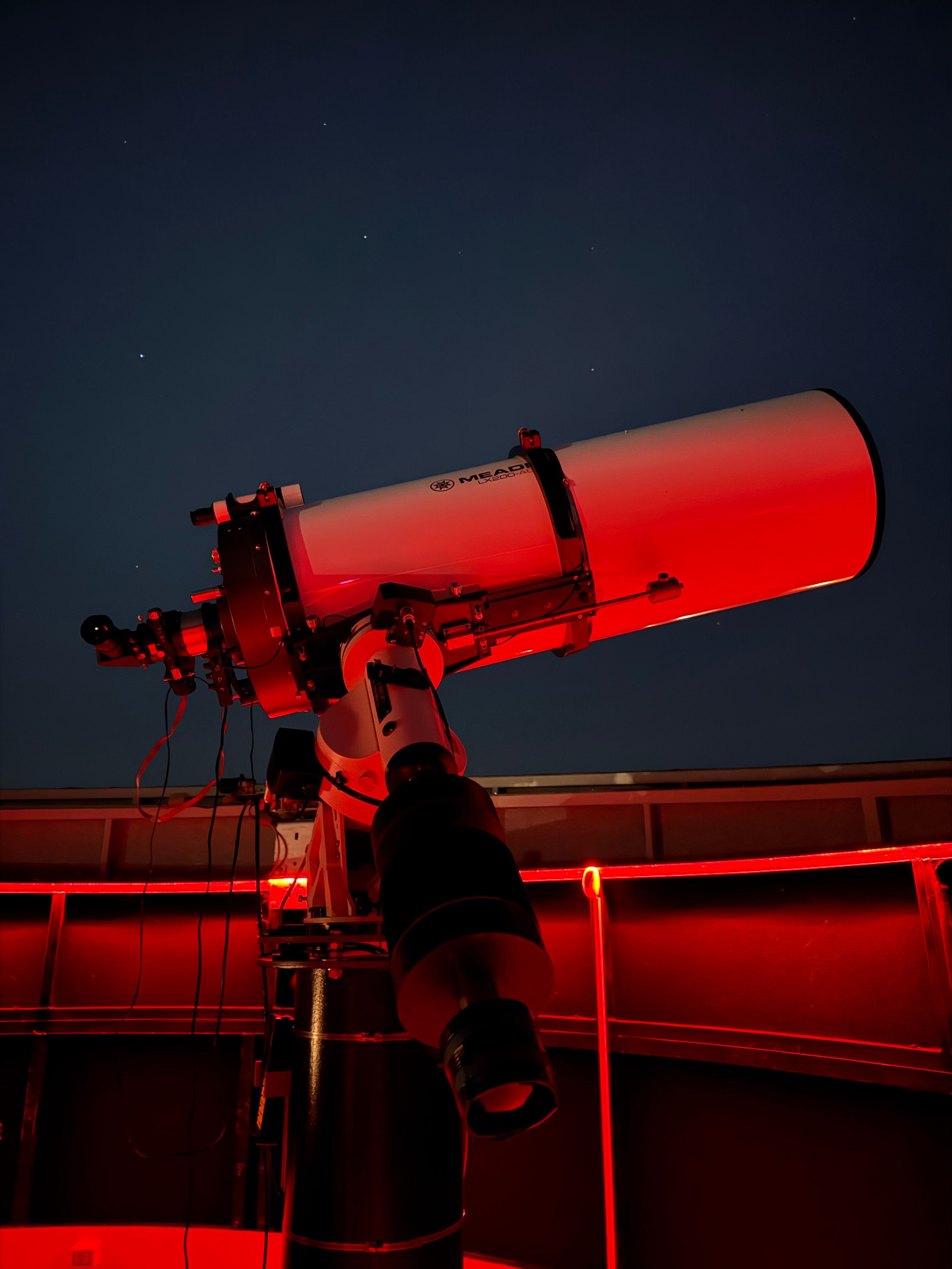 Powerful telescope in observatory at night · Free Stock Photo