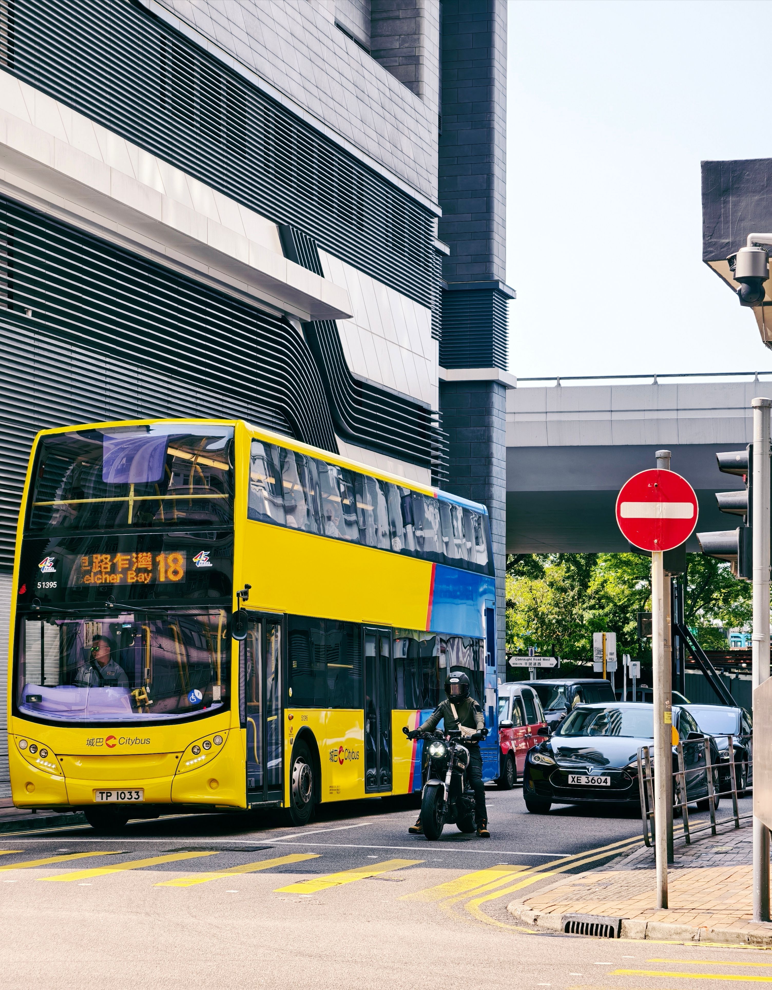 Circulation Urbaine Avec Bus à Impériale En Zone Urbaine · Photo gratuite