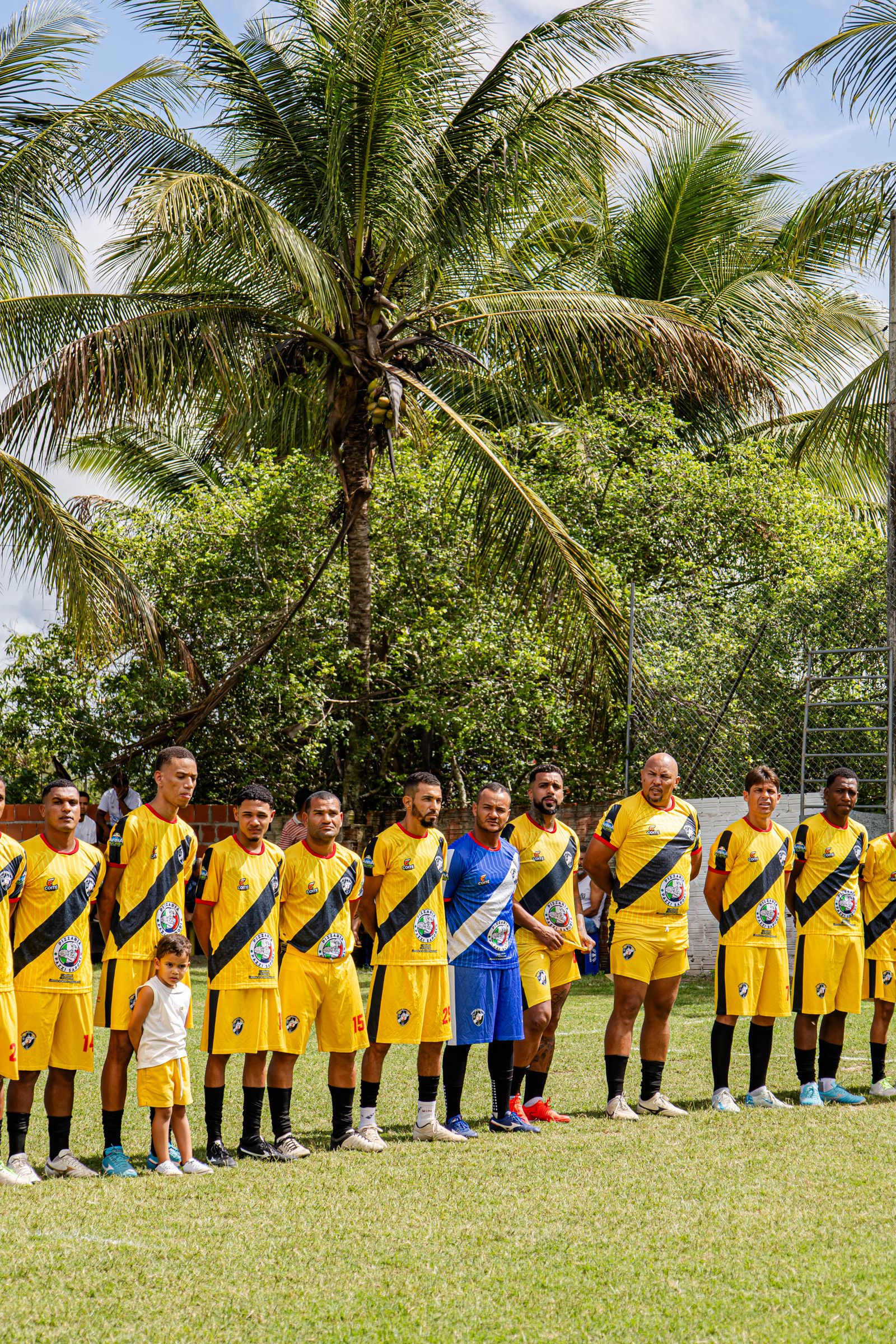 Football Team Photos, Download The BEST Free Football Team Stock Photos ...