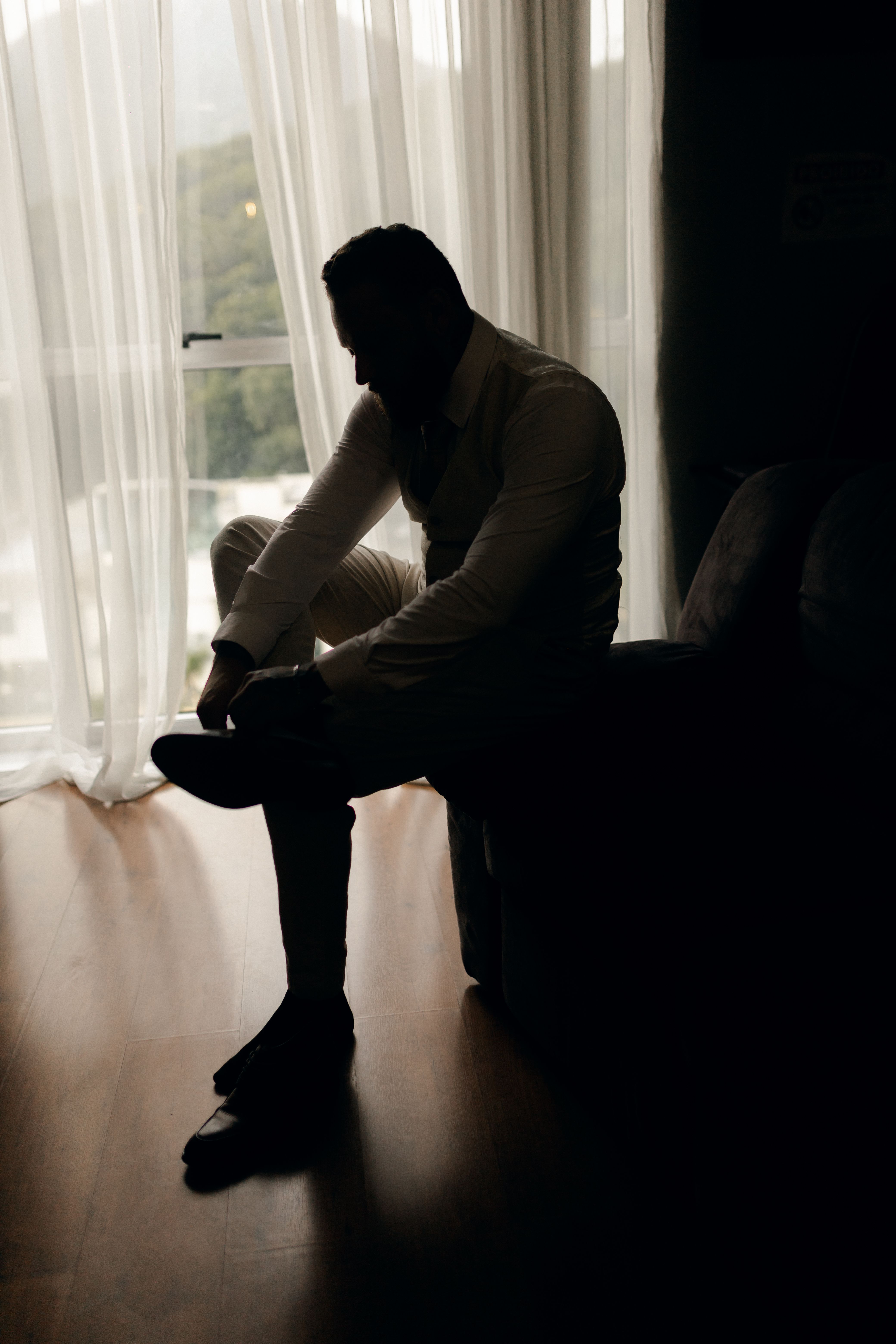 Man Sitting Photos, Download The BEST Free Man Sitting Stock Photos ...