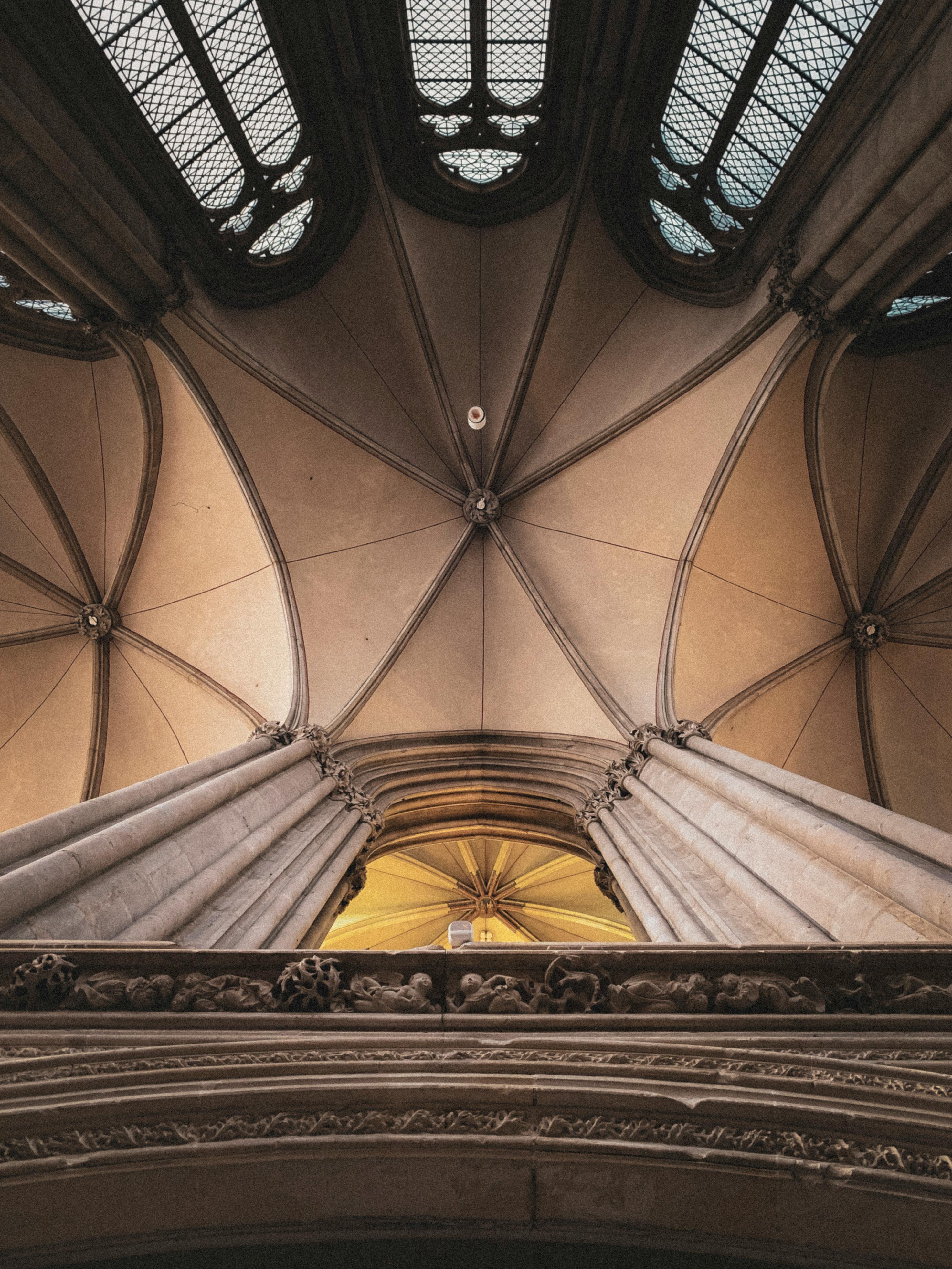 Gothic Ceiling Architecture in Utrecht Church · Free Stock Photo