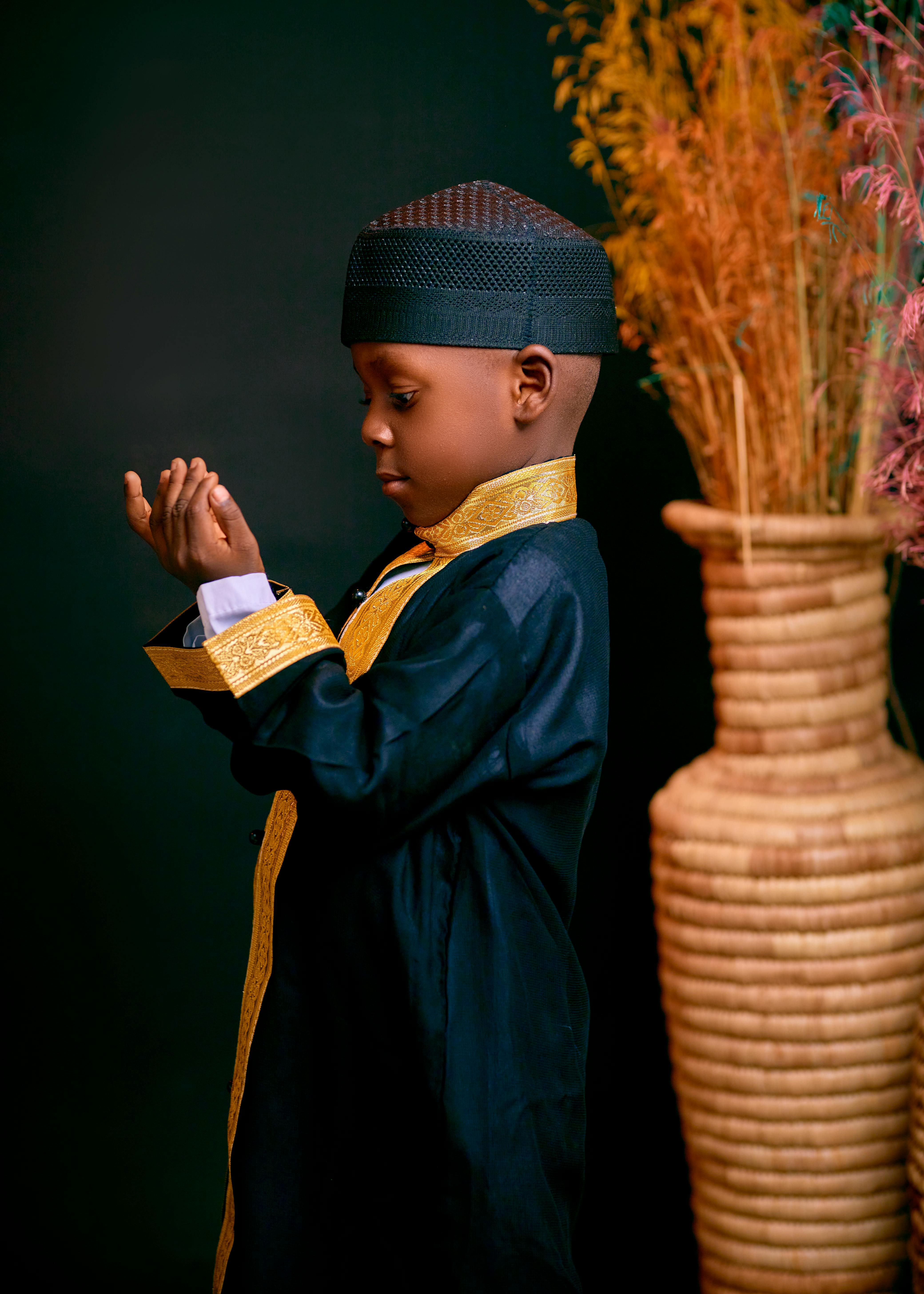 Not Praying Photos, Download The BEST Free Not Praying Stock Photos ...