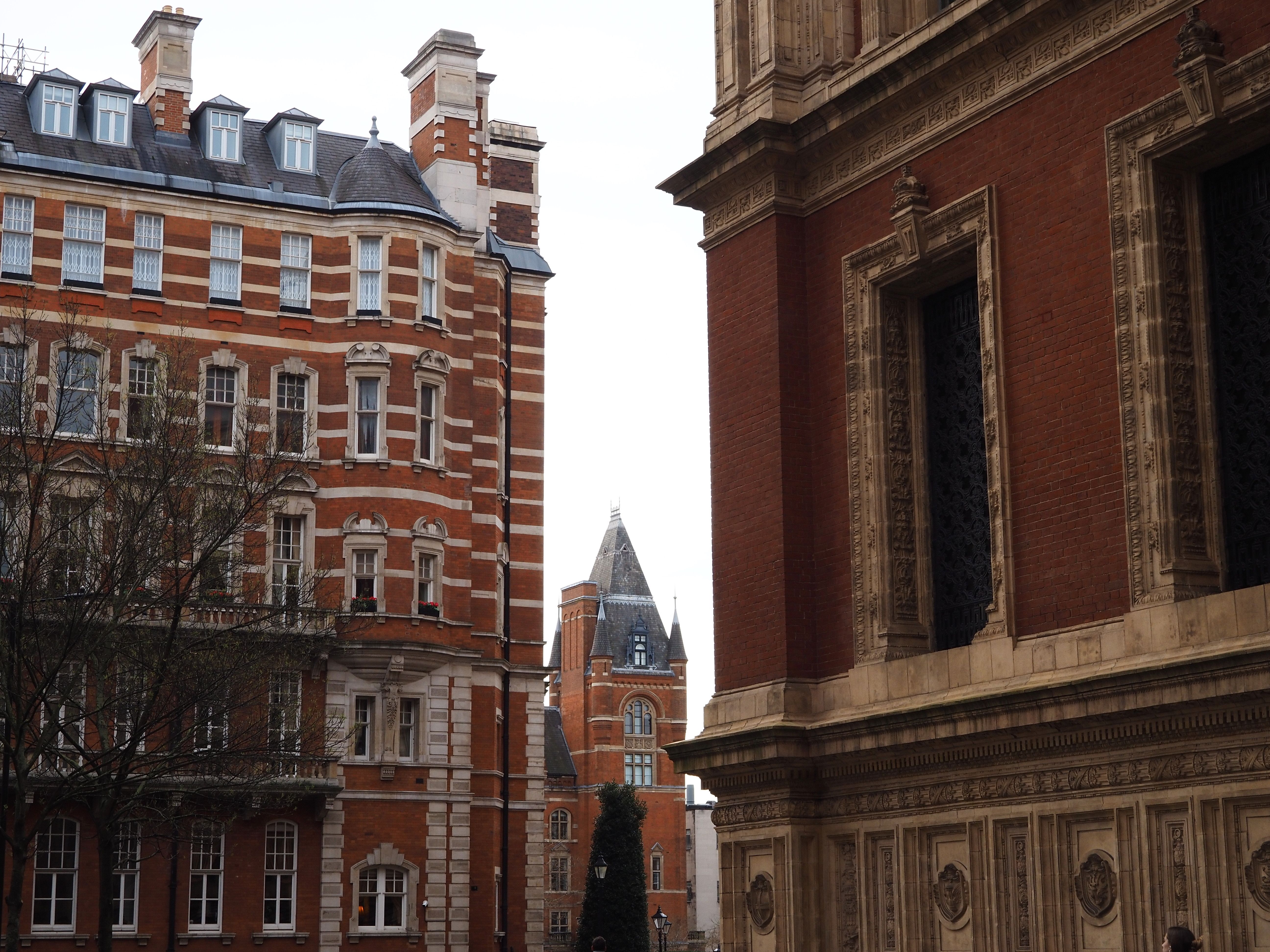 Historic London Architecture with Red Brick Buildings · Free Stock Photo