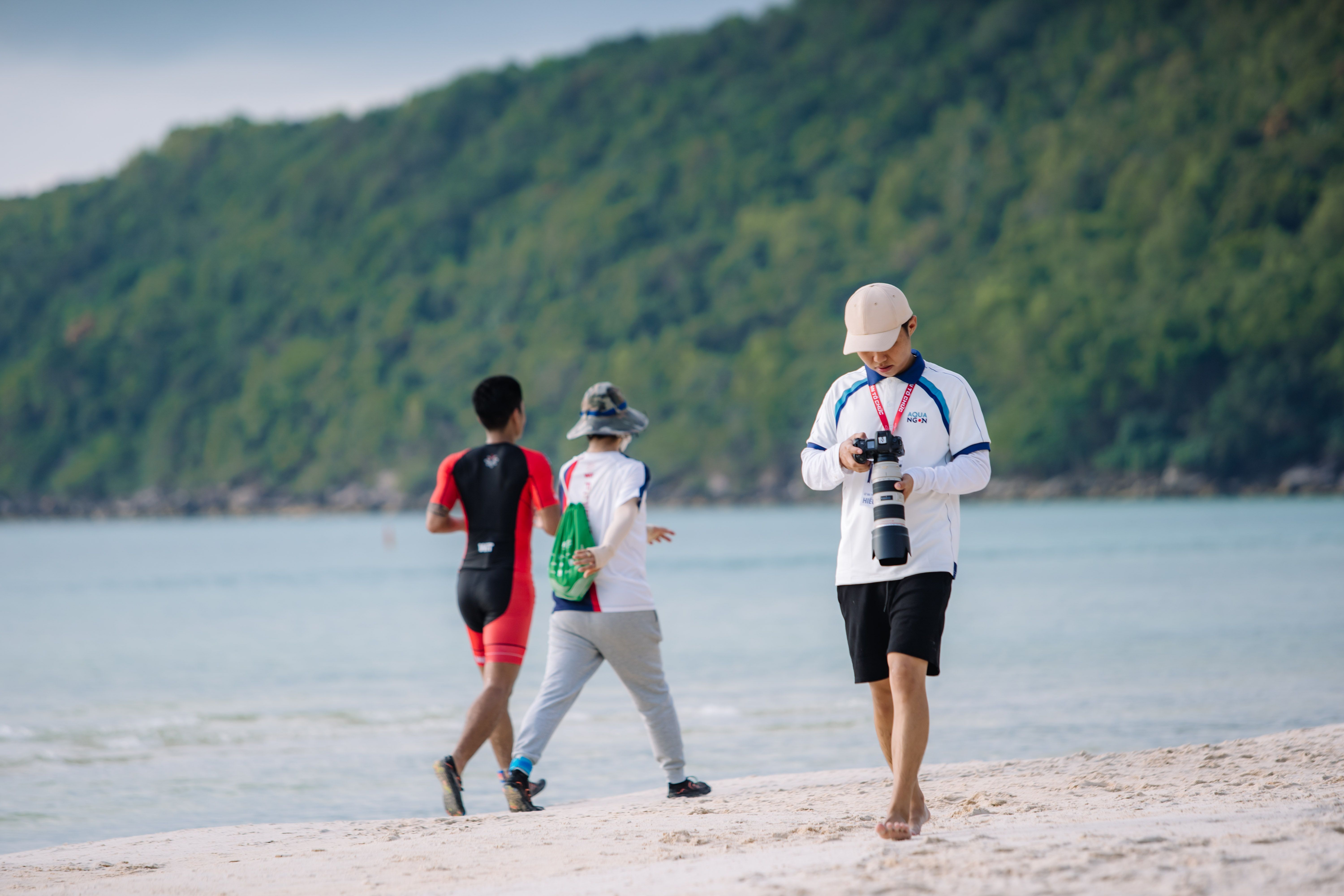 Beach People Photos, Download The BEST Free Beach People Stock Photos ...