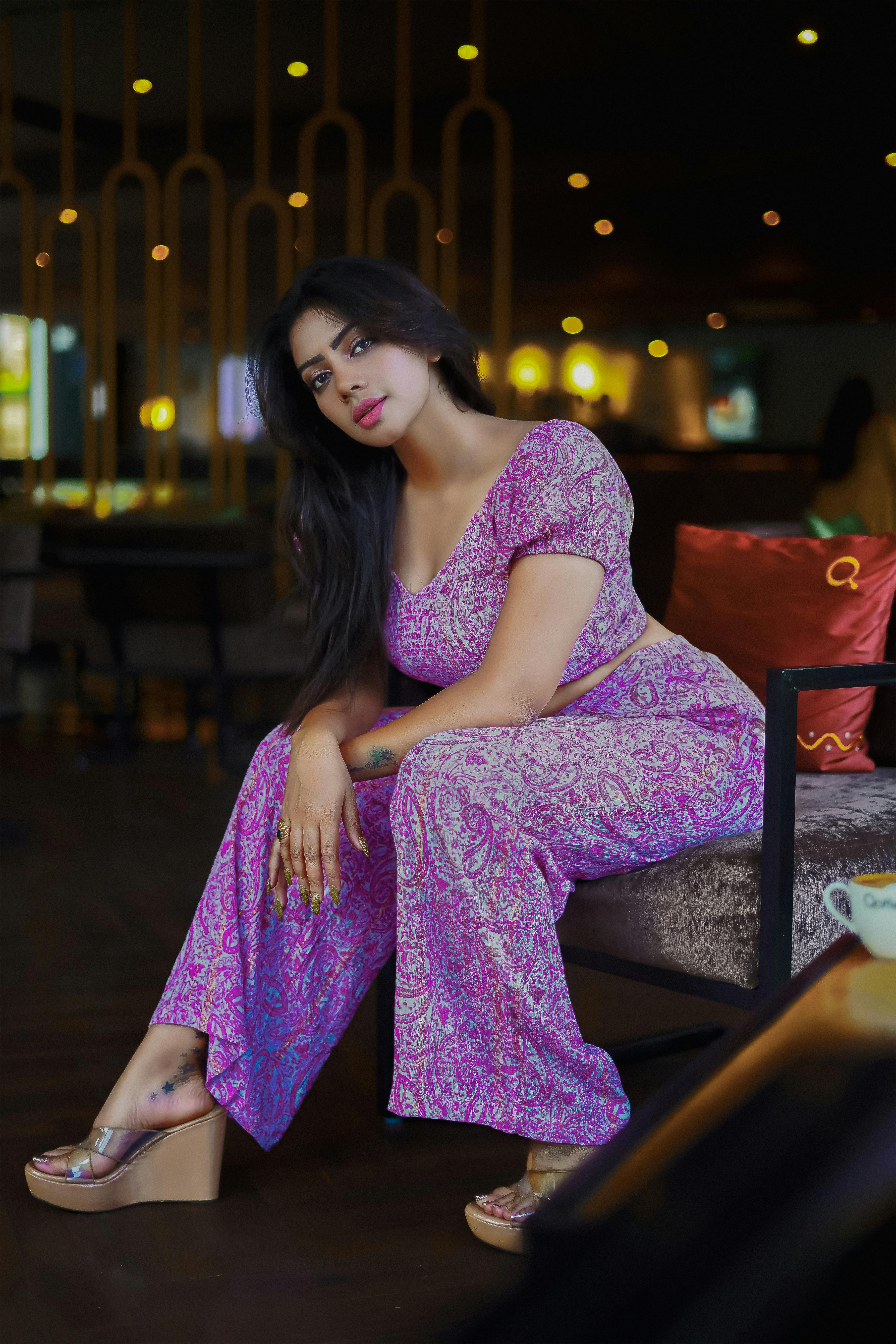 Elegant South Asian Model in Vibrant Indoor Setting · Free Stock Photo