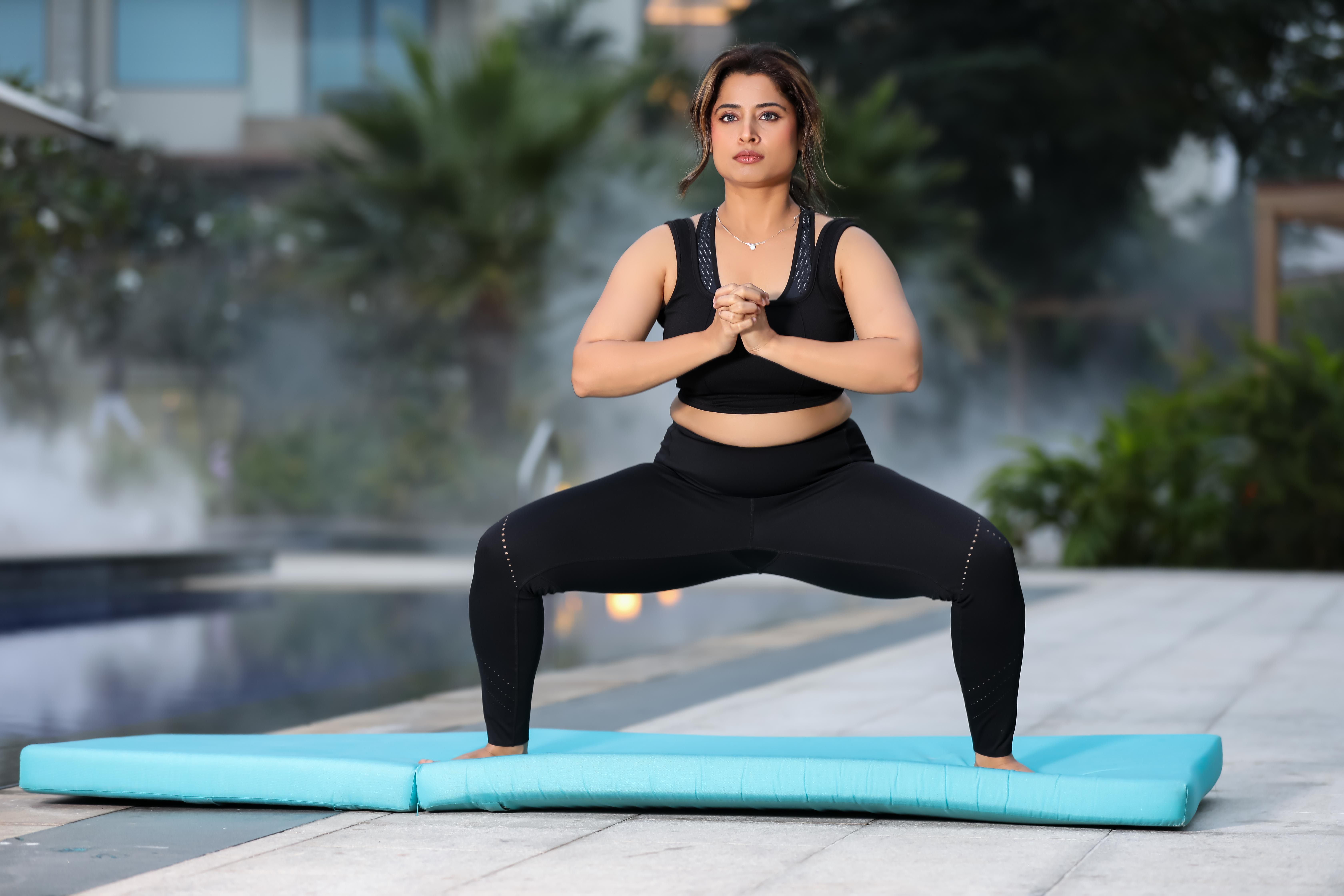 Balance Postures Photos, Download The BEST Free Balance Postures Stock ...