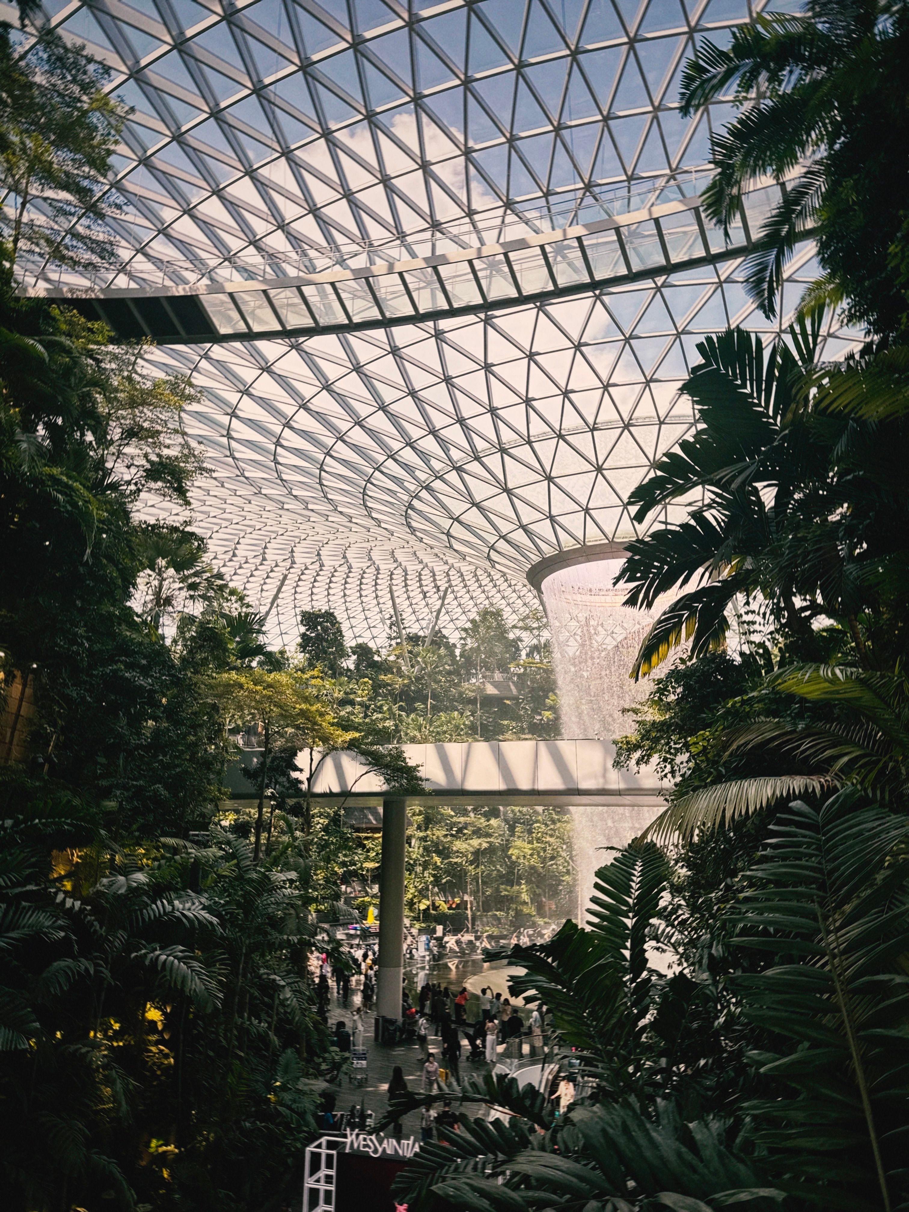 Spectacular Jewel Changi Airport Indoor Waterfall · Free Stock Photo
