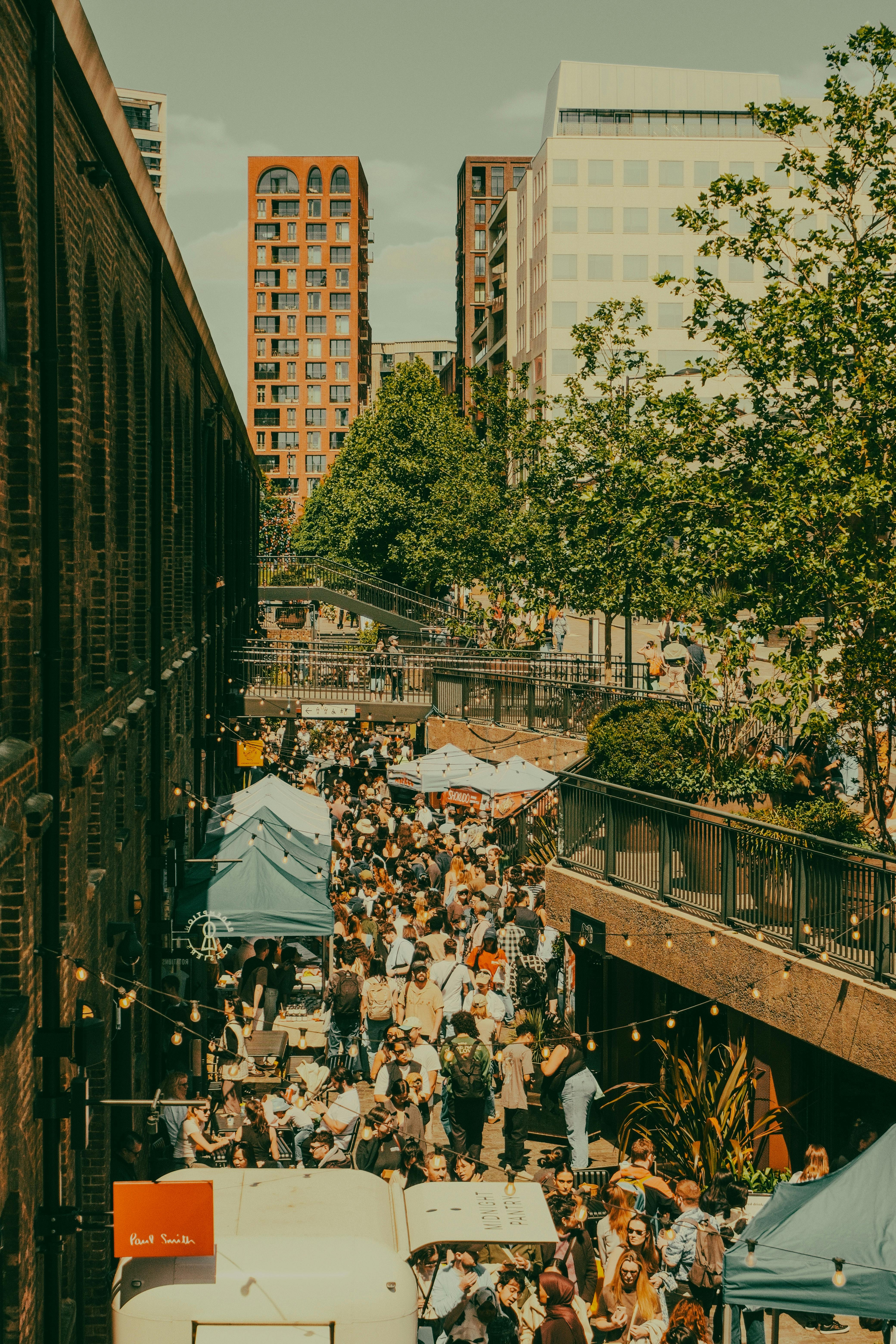 Bustling London Street Market on a Sunny Day · Free Stock Photo