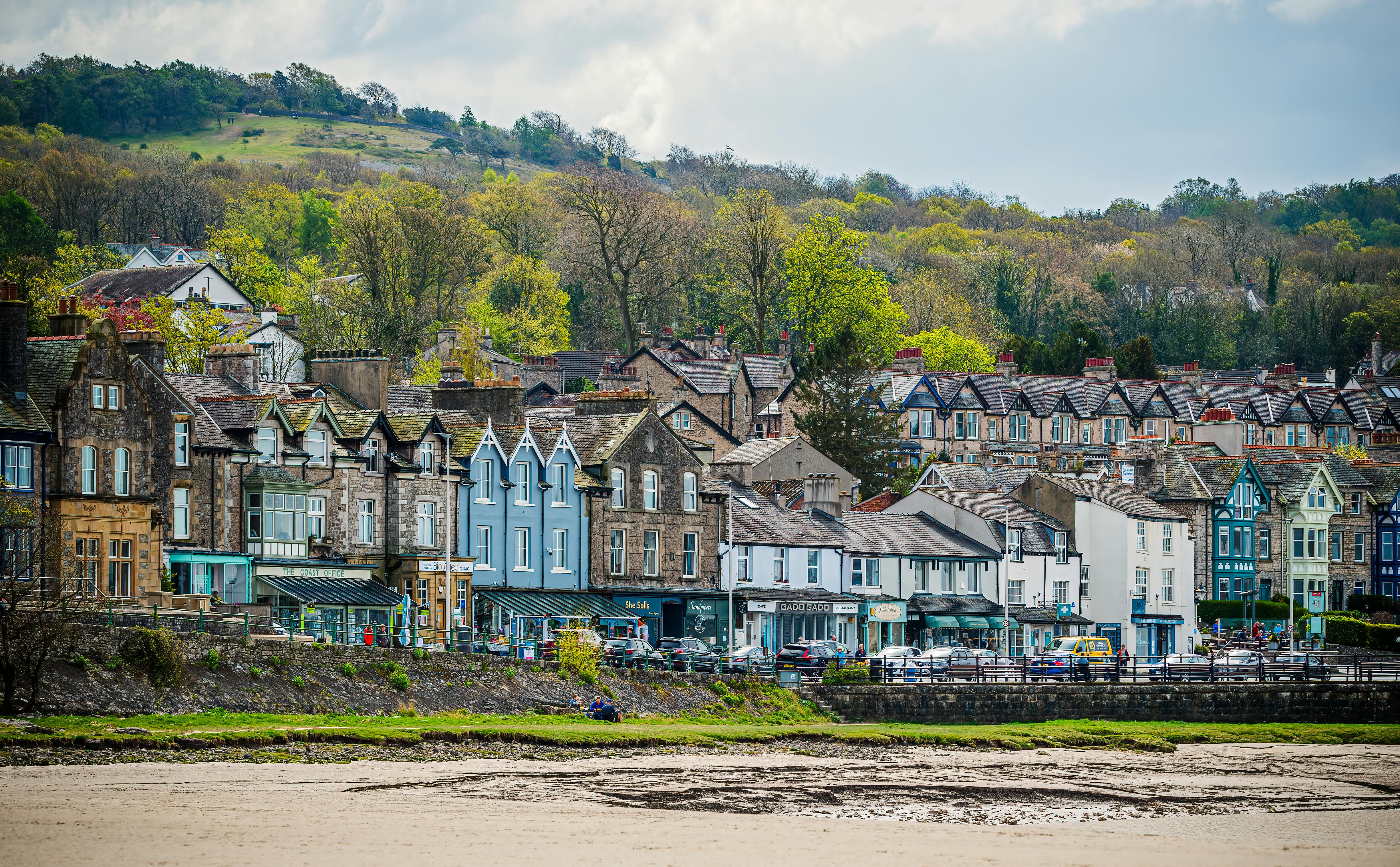 Charming Coastal Village in Arnside, England · Free Stock Photo