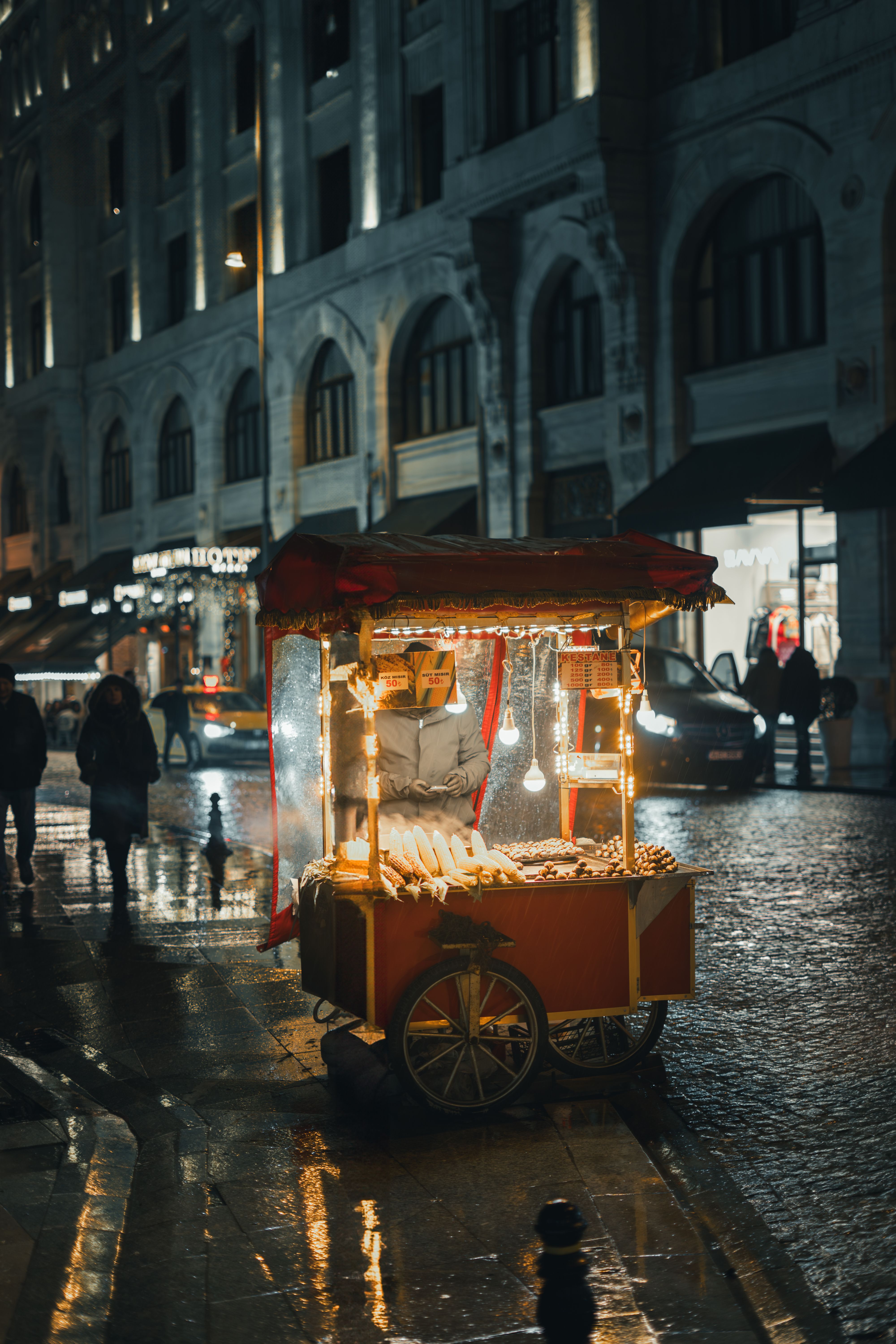Illuminated Street Cart in Istanbul at Night · Free Stock Photo