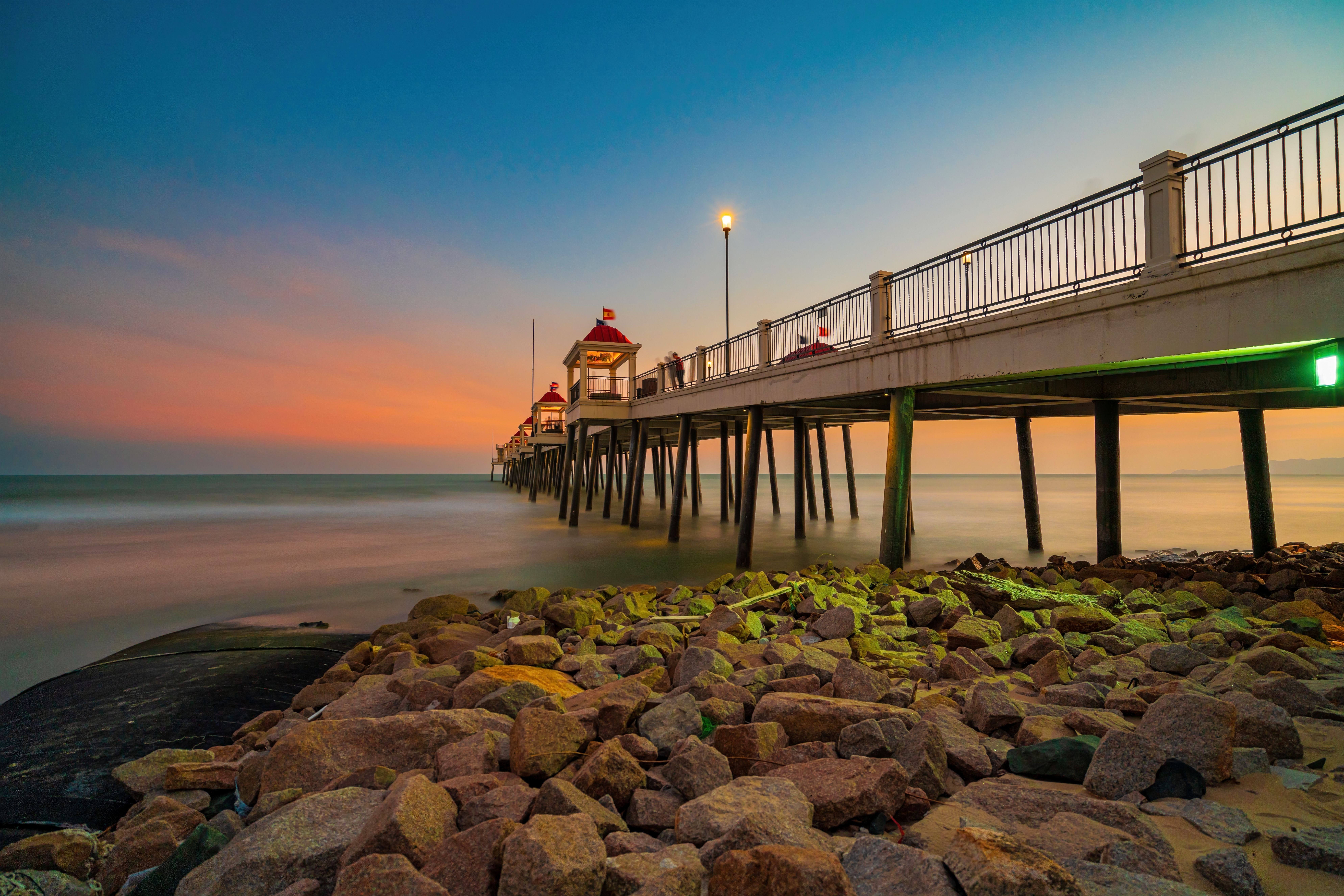 Pier Walkway Photos, Download The BEST Free Pier Walkway Stock Photos ...