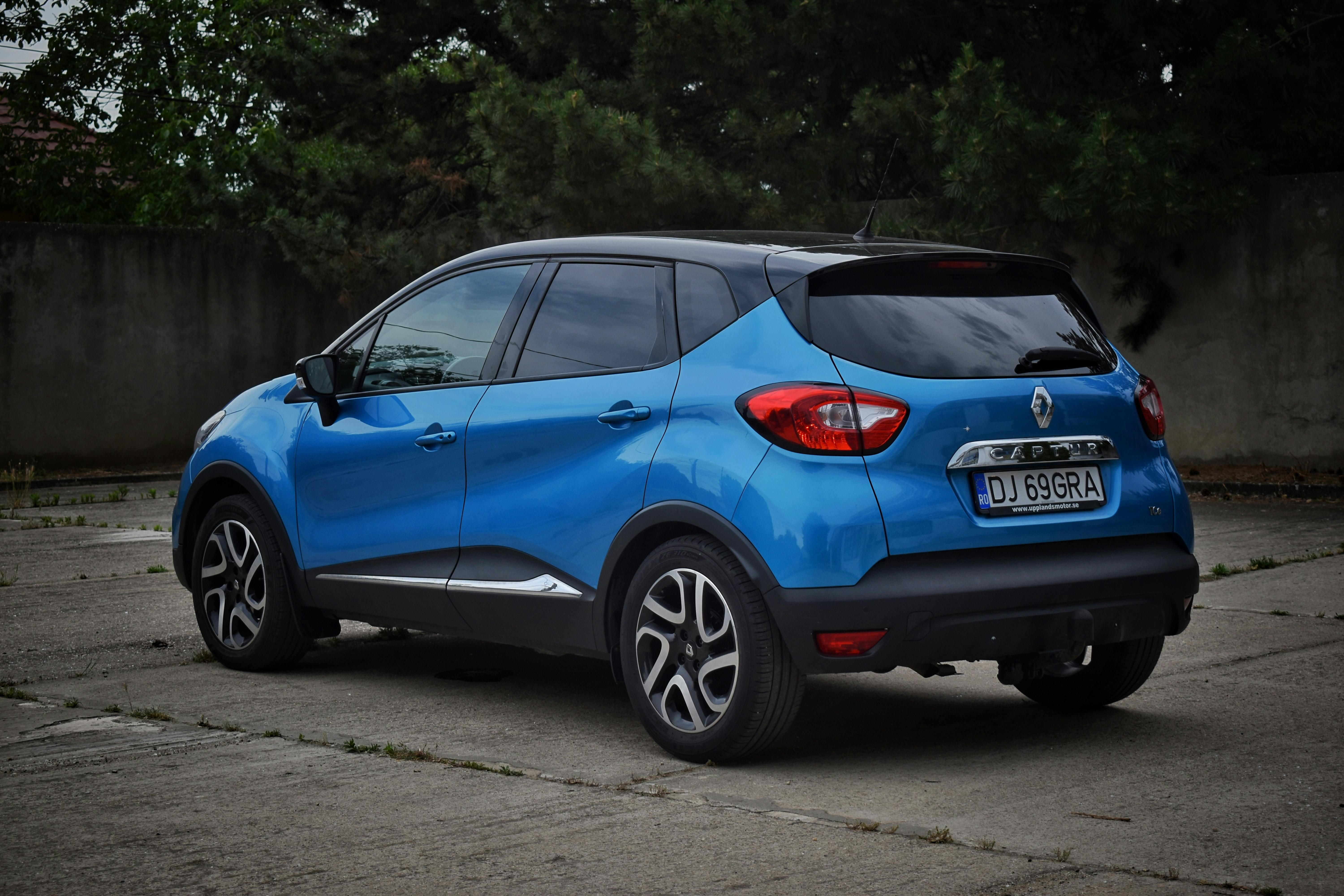 Blue Renault Captur Parked Outdoors · Free Stock Photo