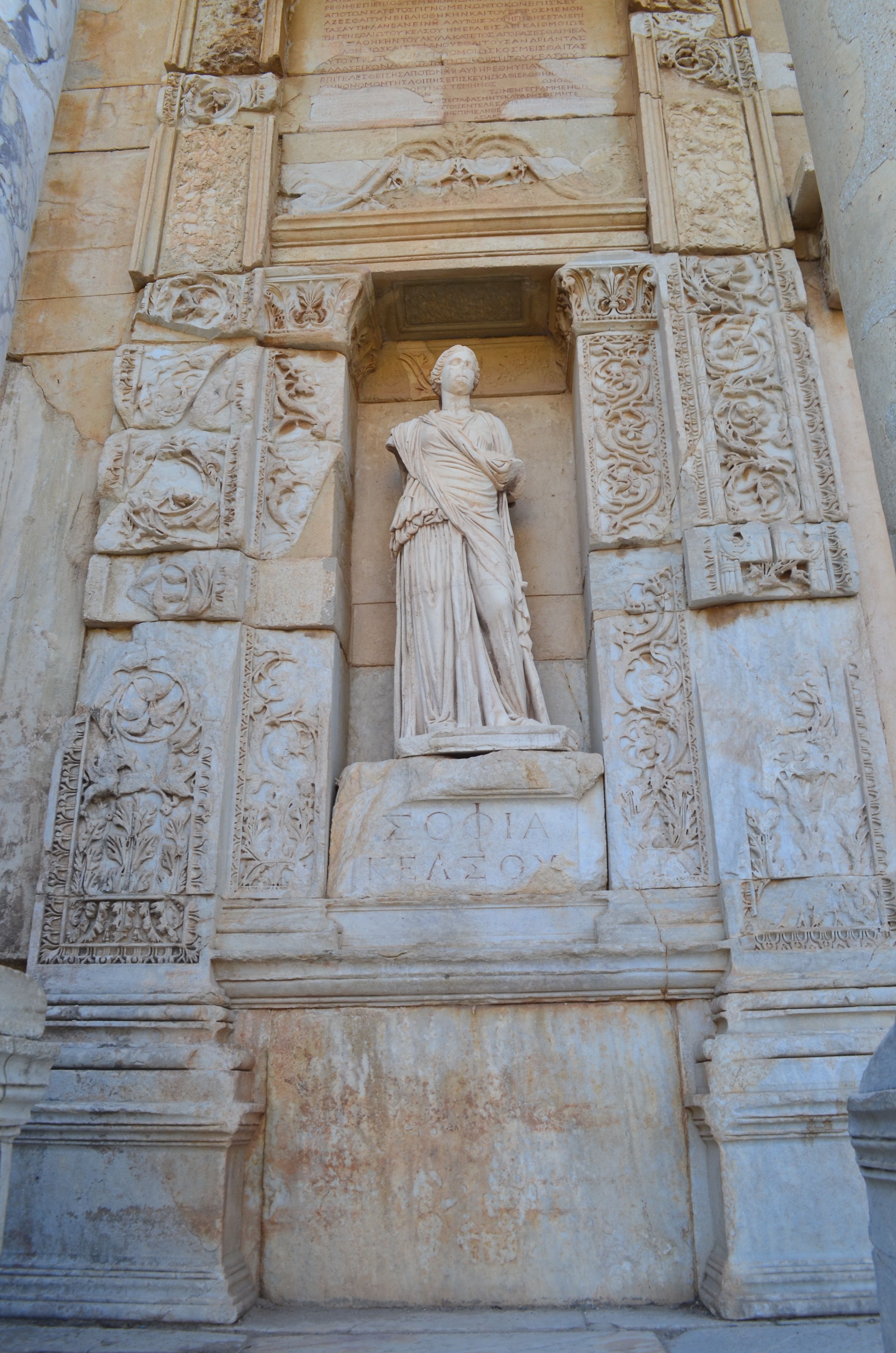 Ancient Statue at Celsus Library, Ephesus · Free Stock Photo