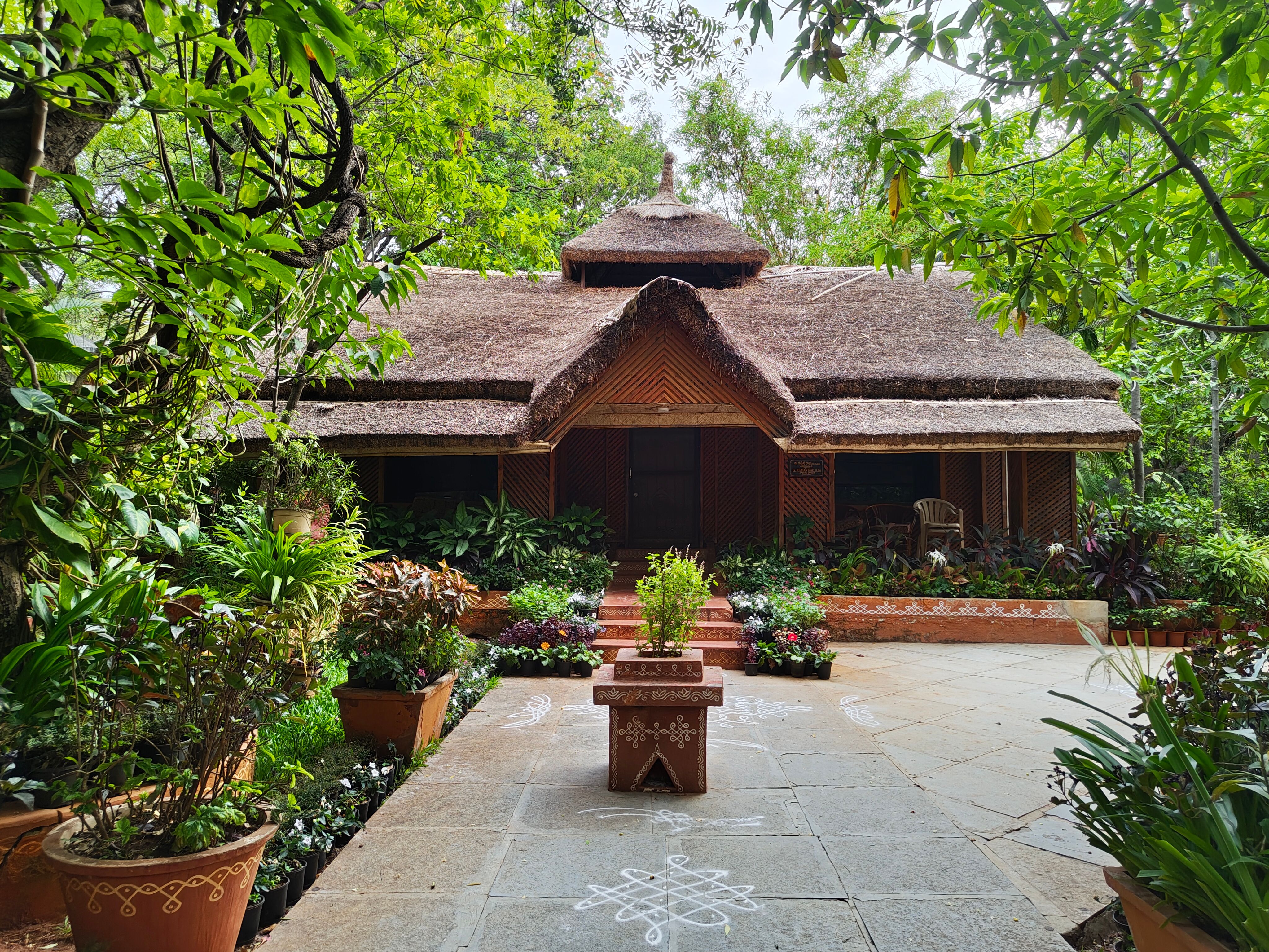 Traditional Indian House with Garden in Hyderabad · Free Stock Photo