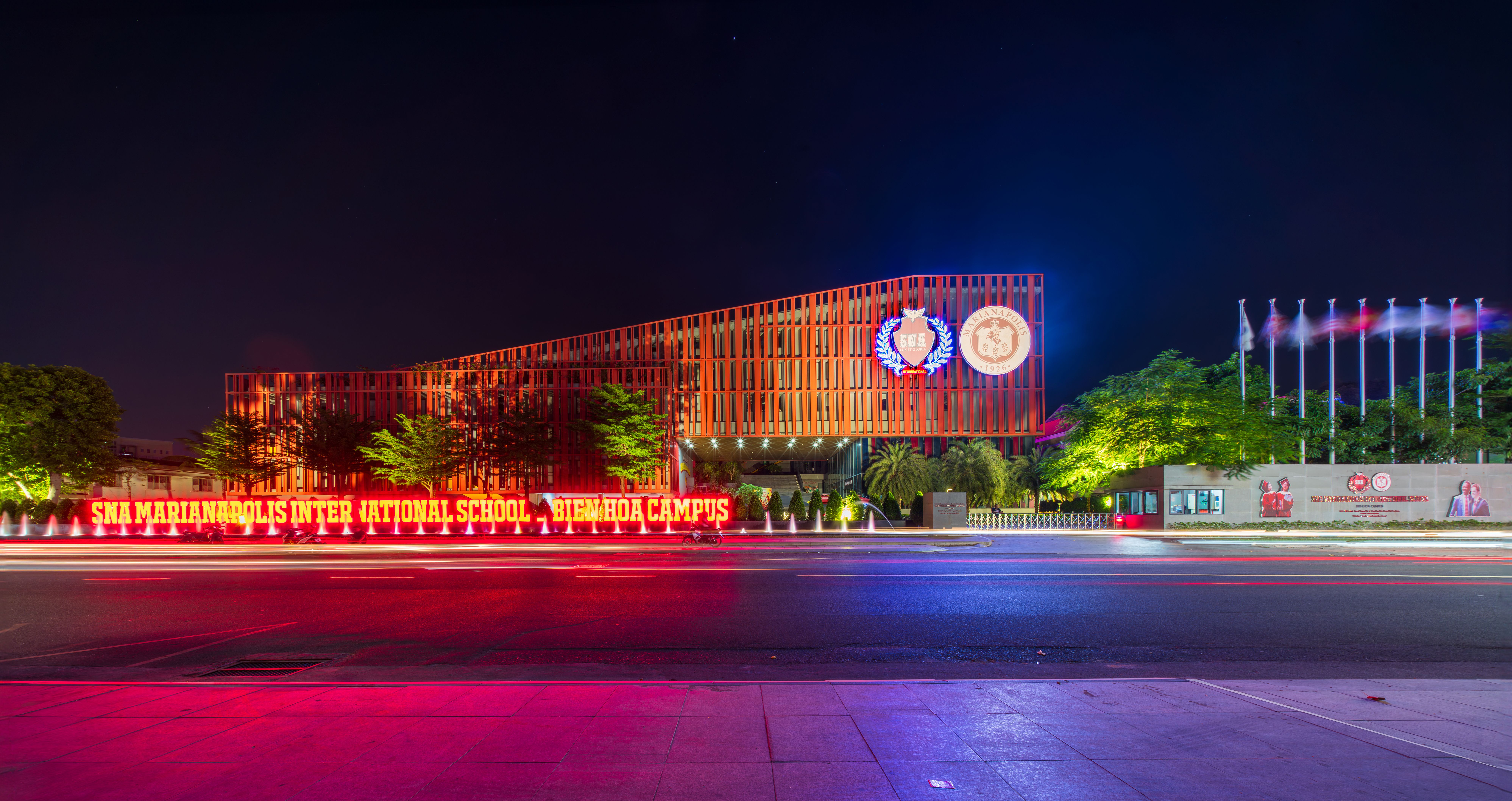 Illuminated Arena Front View at Night · Free Stock Photo