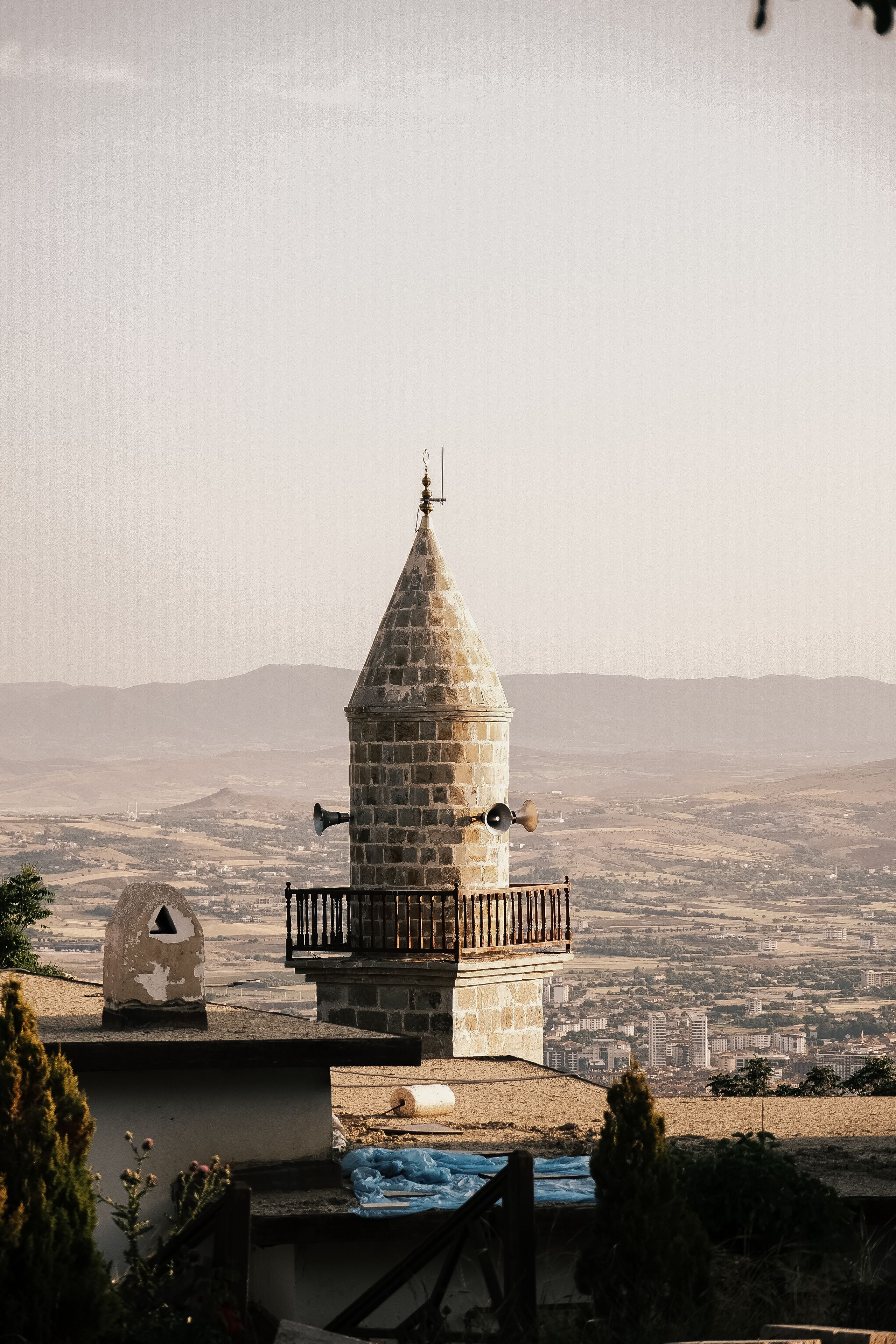 Scenic View of a Minaret Overlooking City Landscape · Free Stock Photo