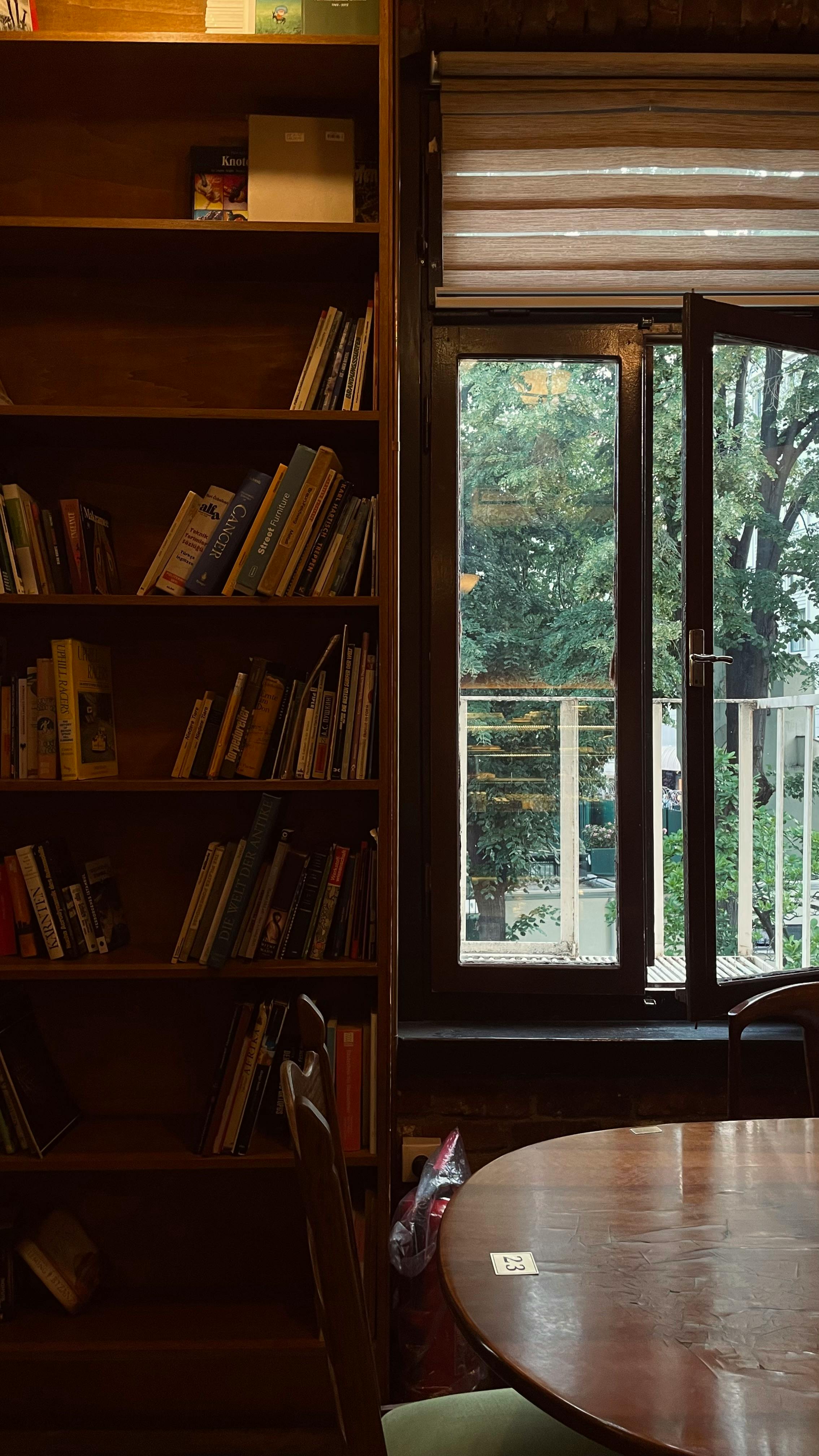 Foto profissional gratuita de académico, acolhedor, amante de livros, ambiente pacífico ...