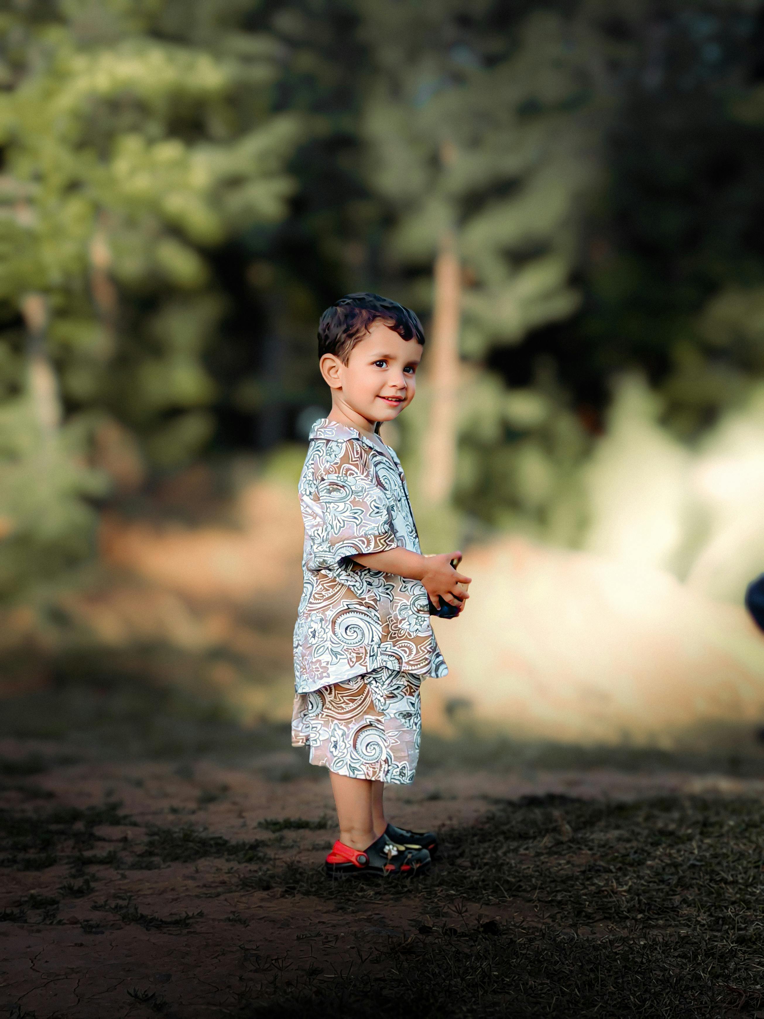 Kid Alone In Park Photos, Download The BEST Free Kid Alone In Park ...