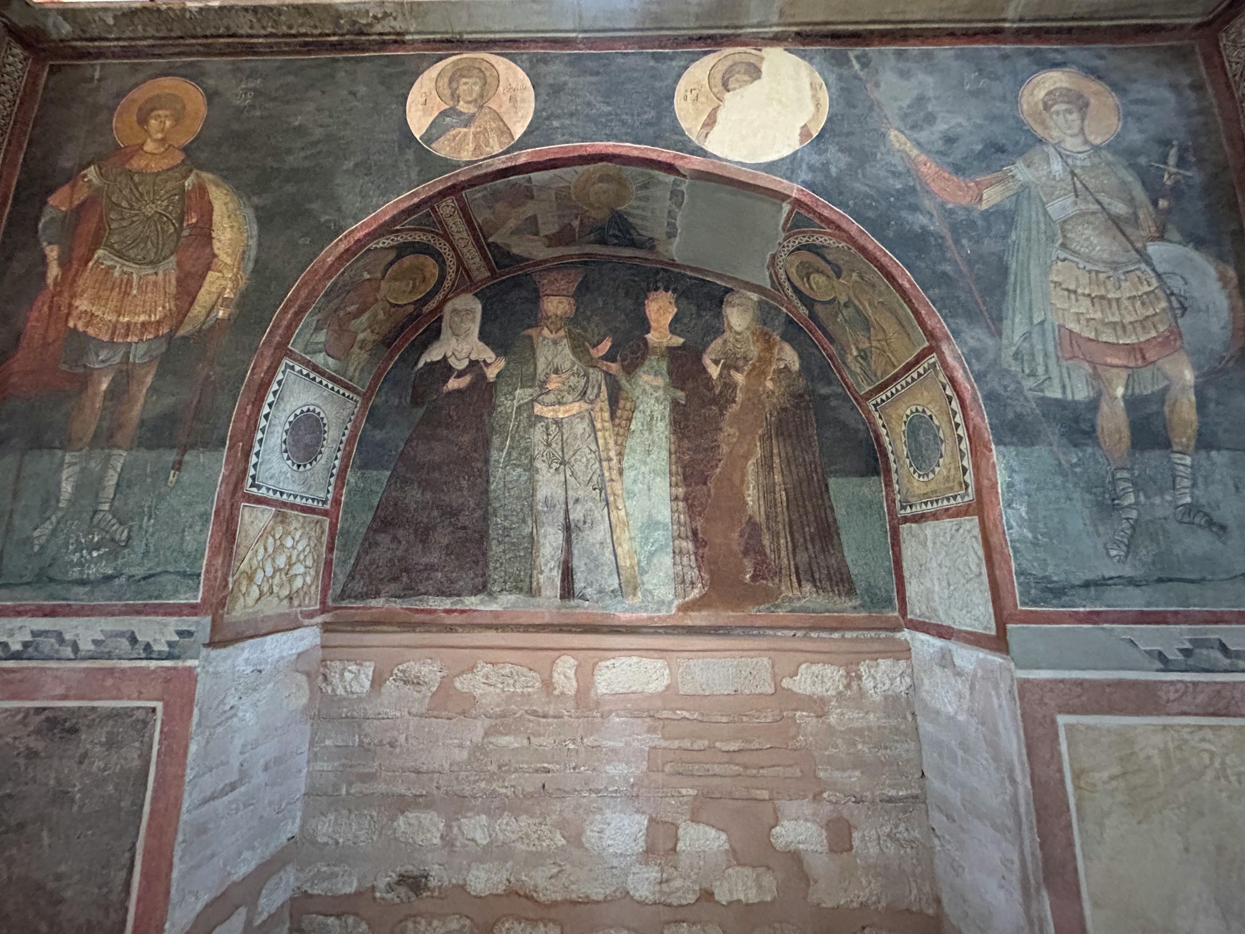 Fresco Bizantino Histórico En Una Capilla Antigua · Foto de stock gratuita