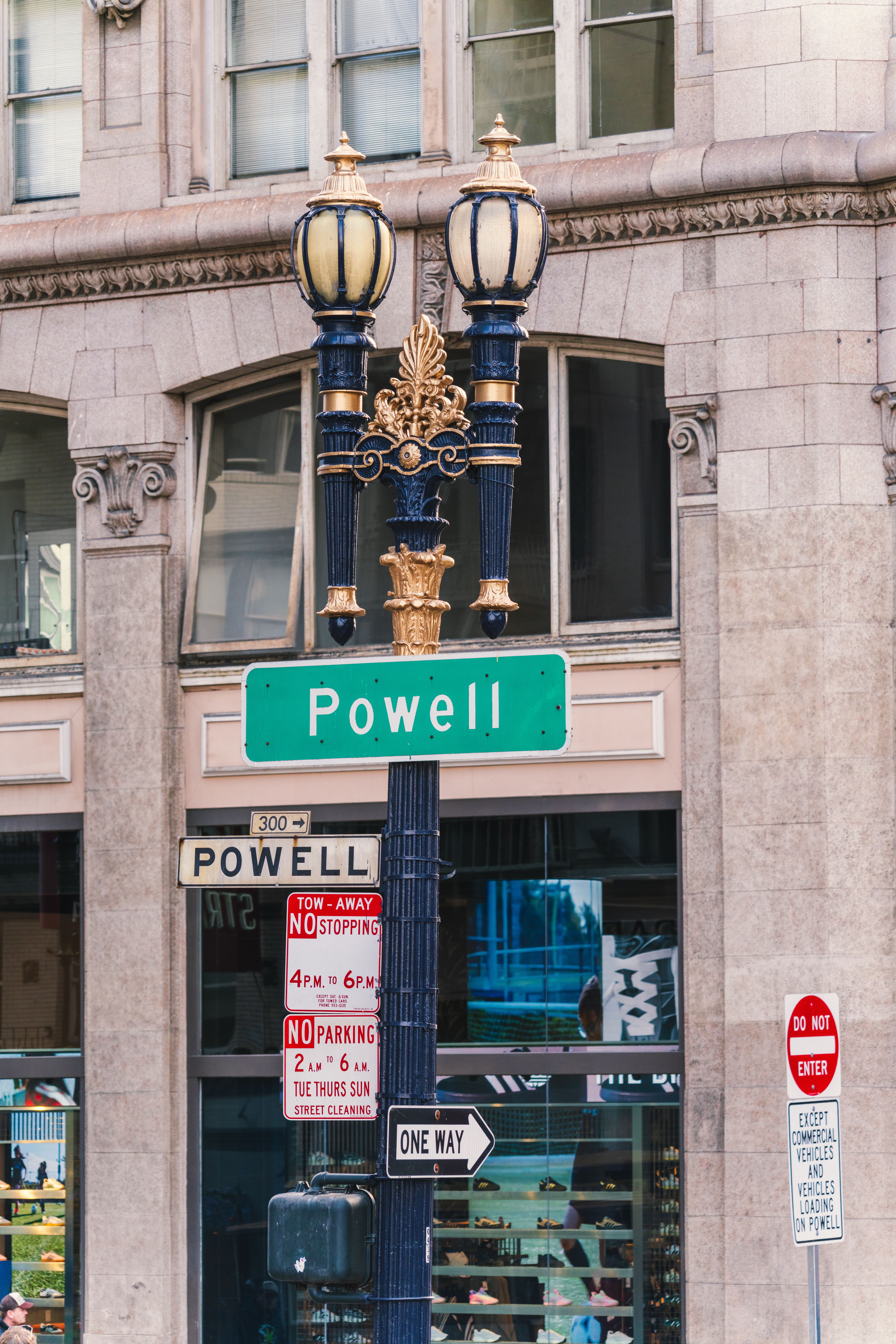 One Way Sign Photos, Download The BEST Free One Way Sign Stock Photos ...