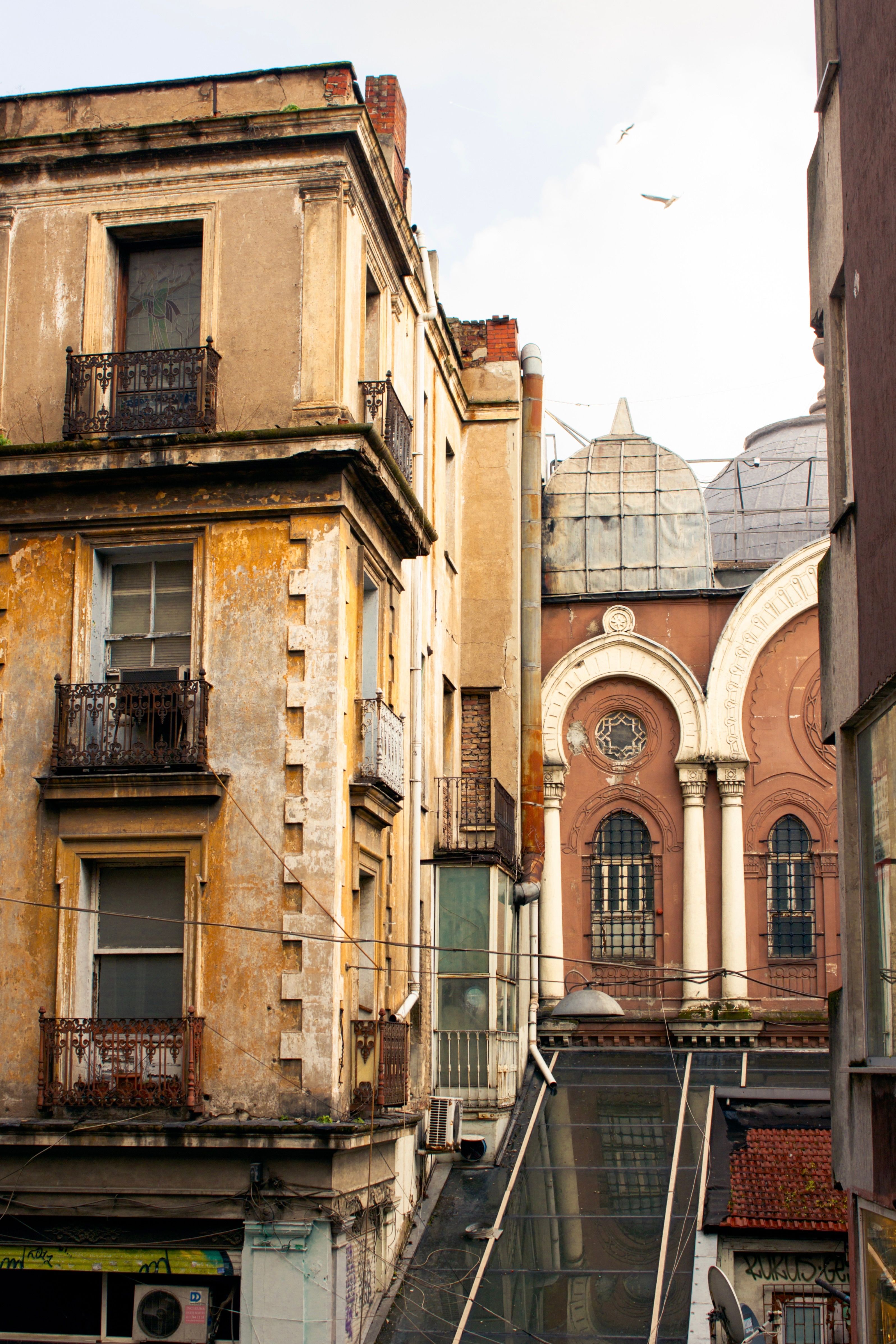 Historic Architecture in a Narrow Street View · Free Stock Photo