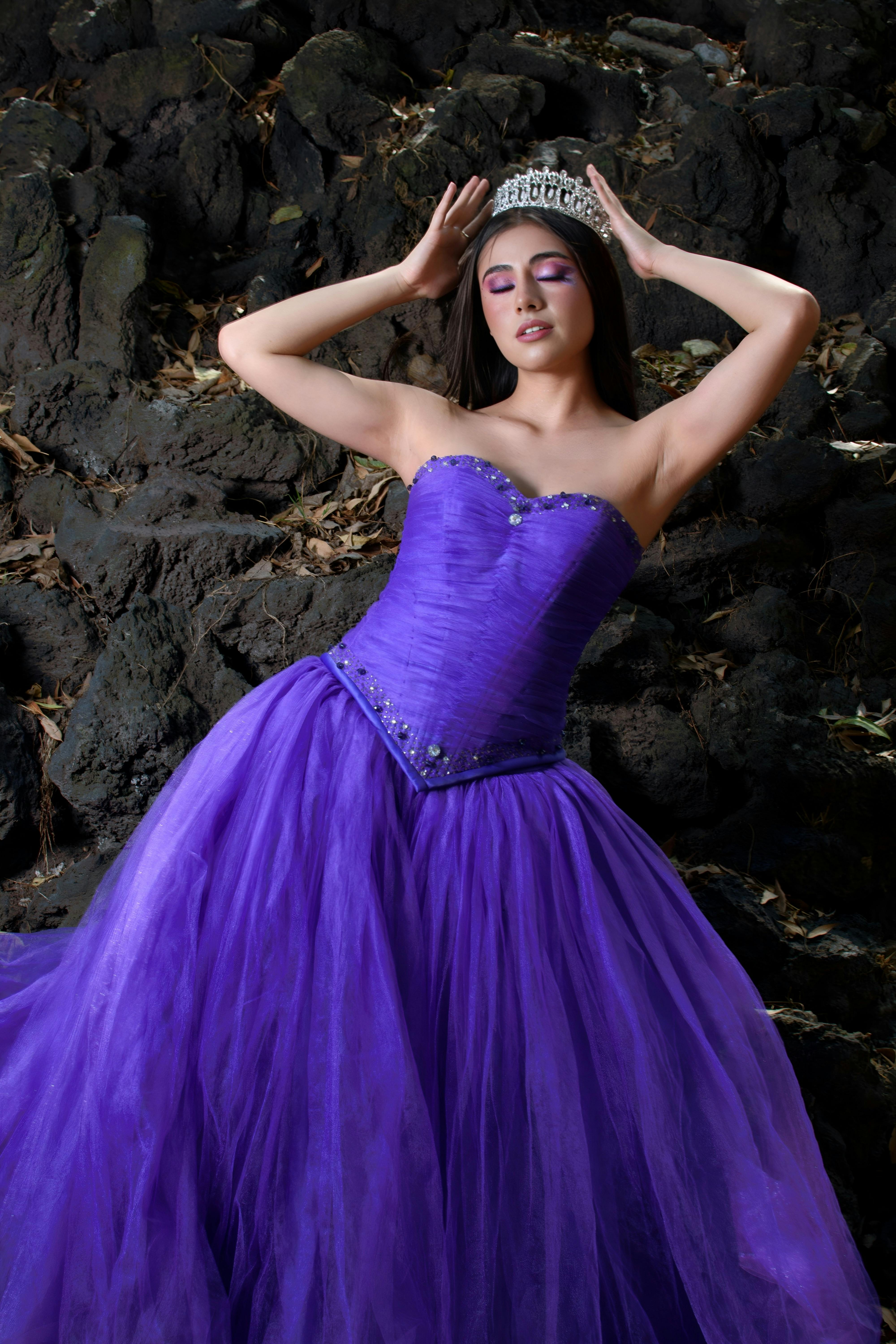 Women In Fancy Dress Photos, Download The BEST Free Women In Fancy ...