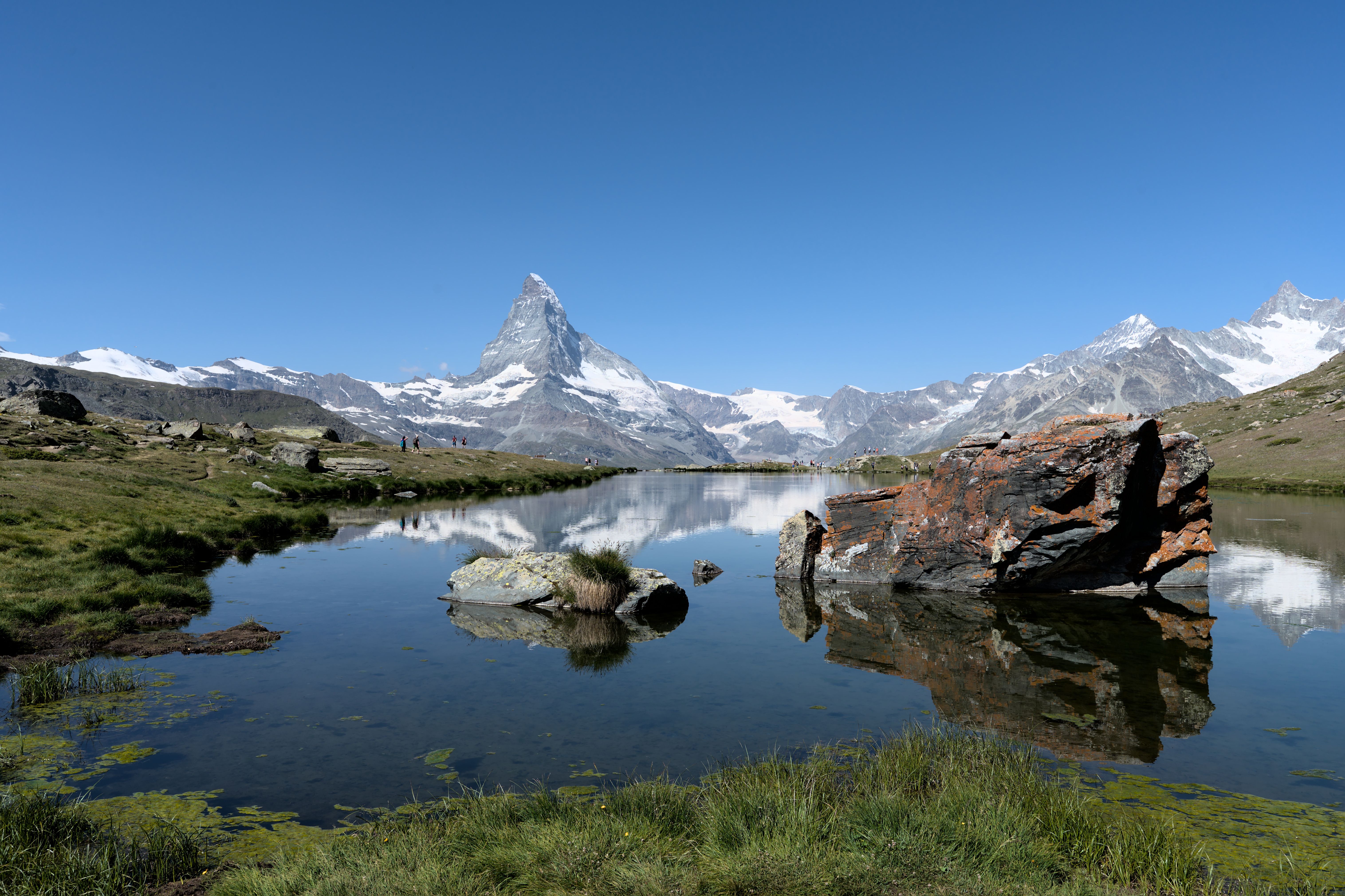 Stunning Reflection of Matterhorn in Riffelsee Lake · Free Stock Photo