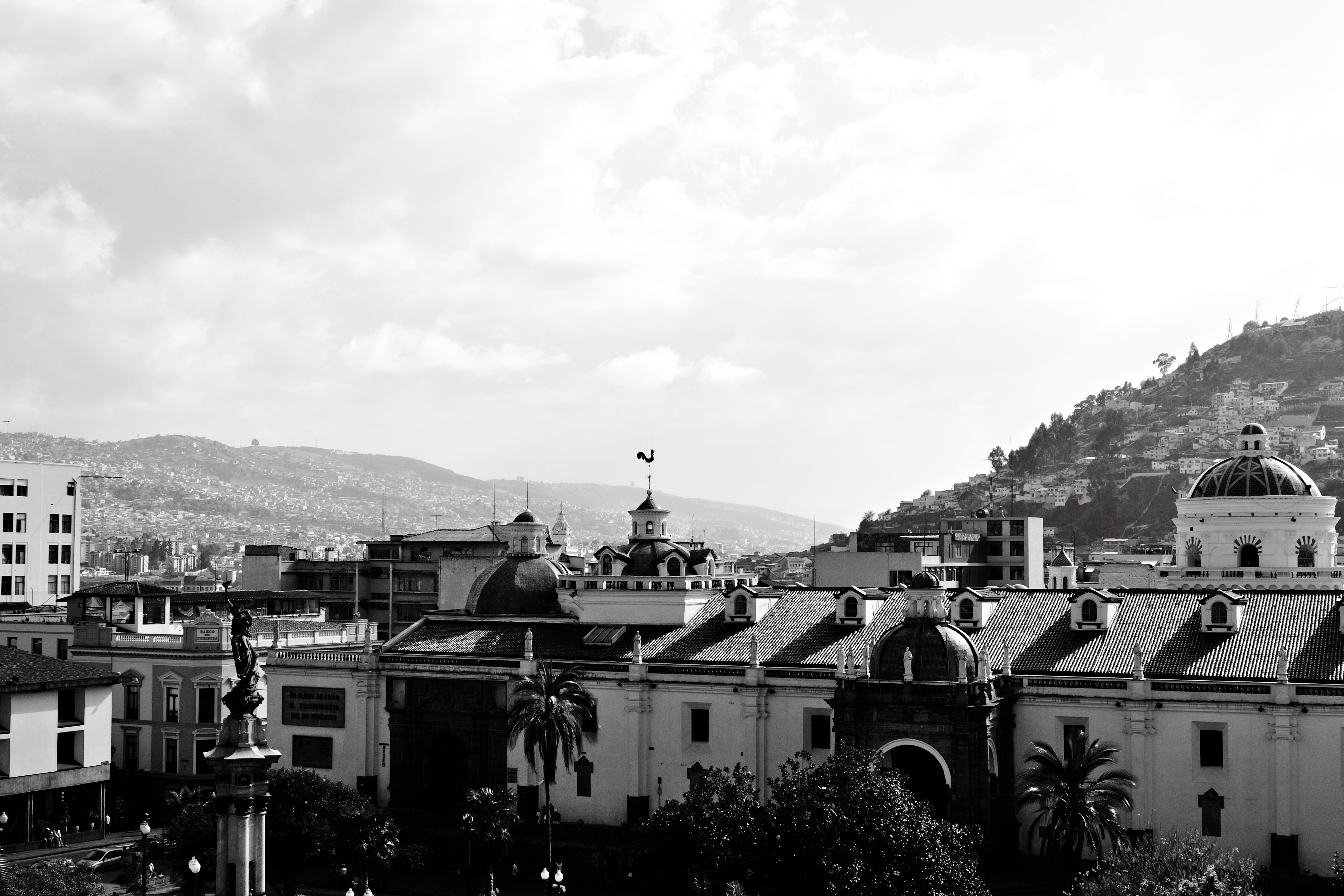 Vista Aérea Del Centro Histórico De Quito · Foto de stock gratuita