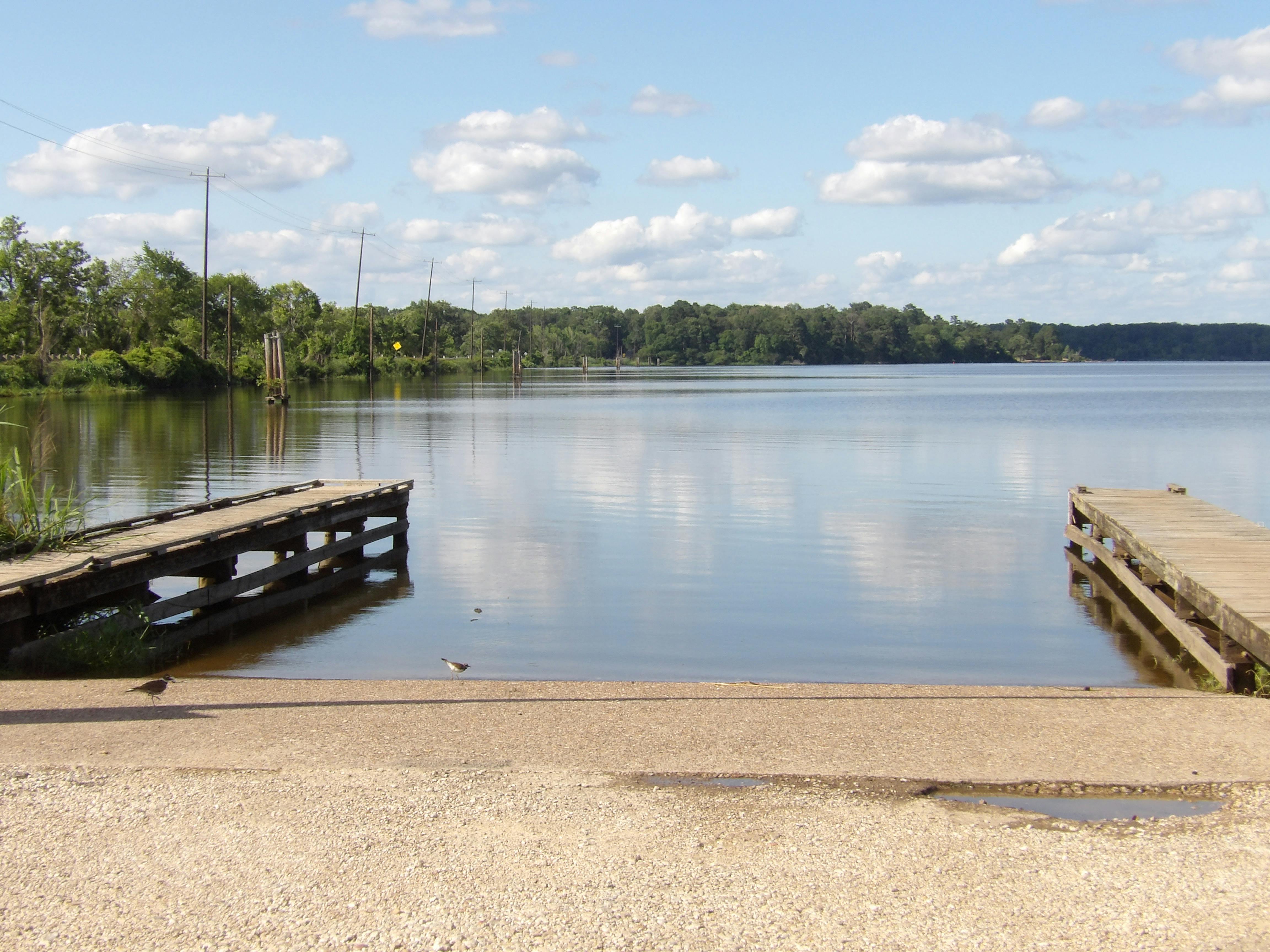 Tranquil Texas Boat Ramp Scene with Lake View · Free Stock Photo