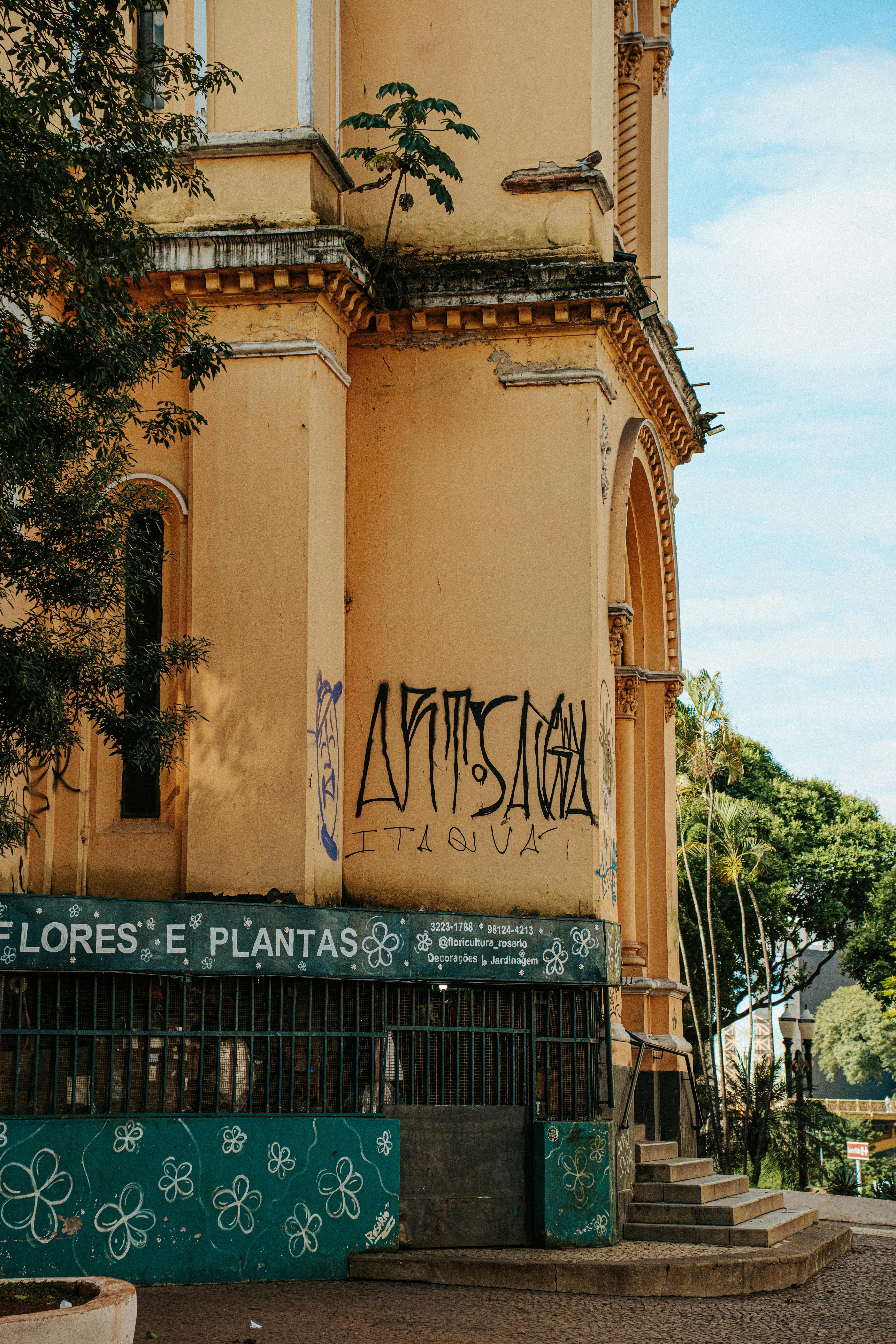 Colorful Street View of São Paulo Architecture · Free Stock Photo