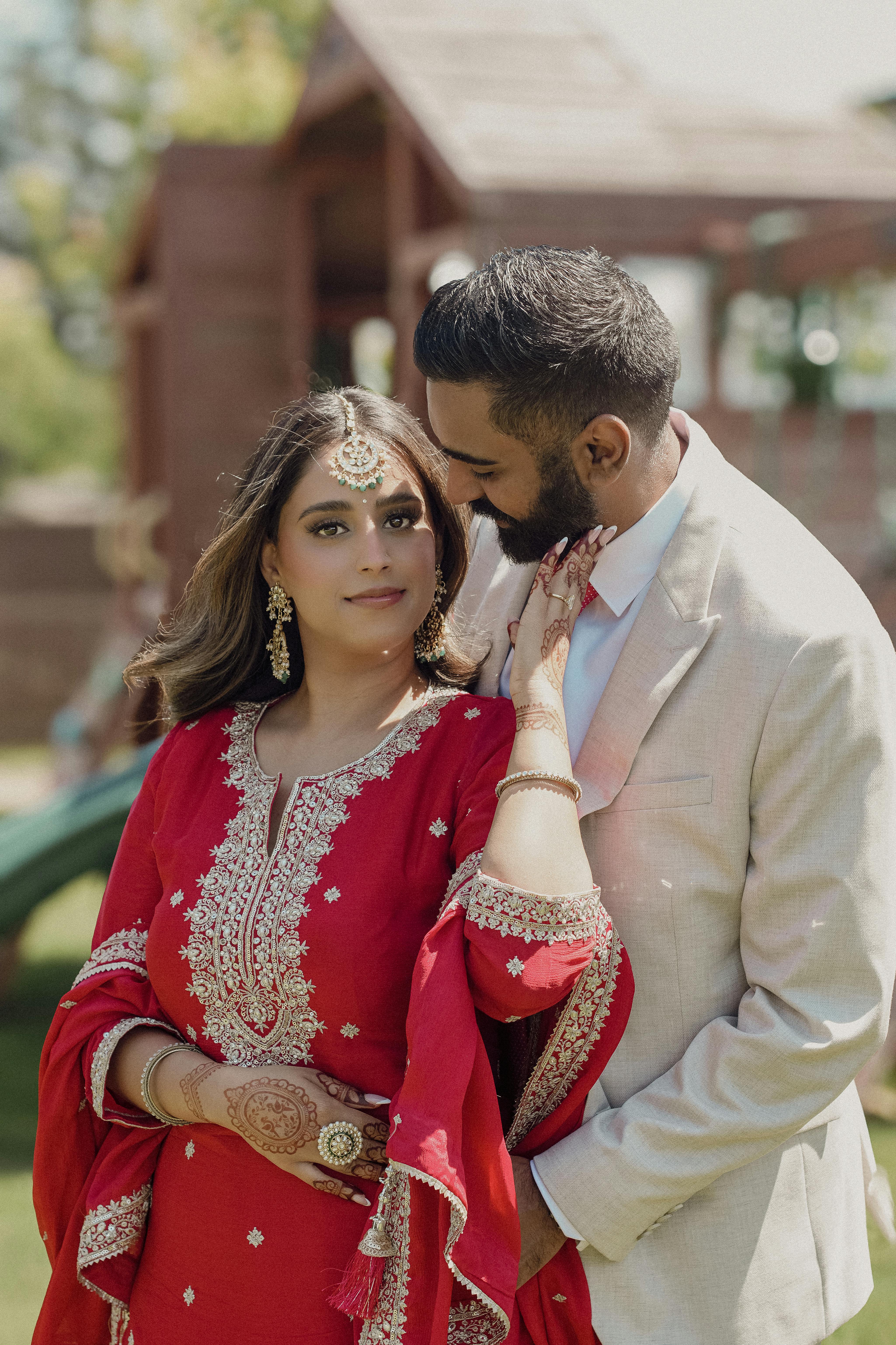 Elegant Outdoor Indian Wedding Photo in Vancouver · Free Stock Photo