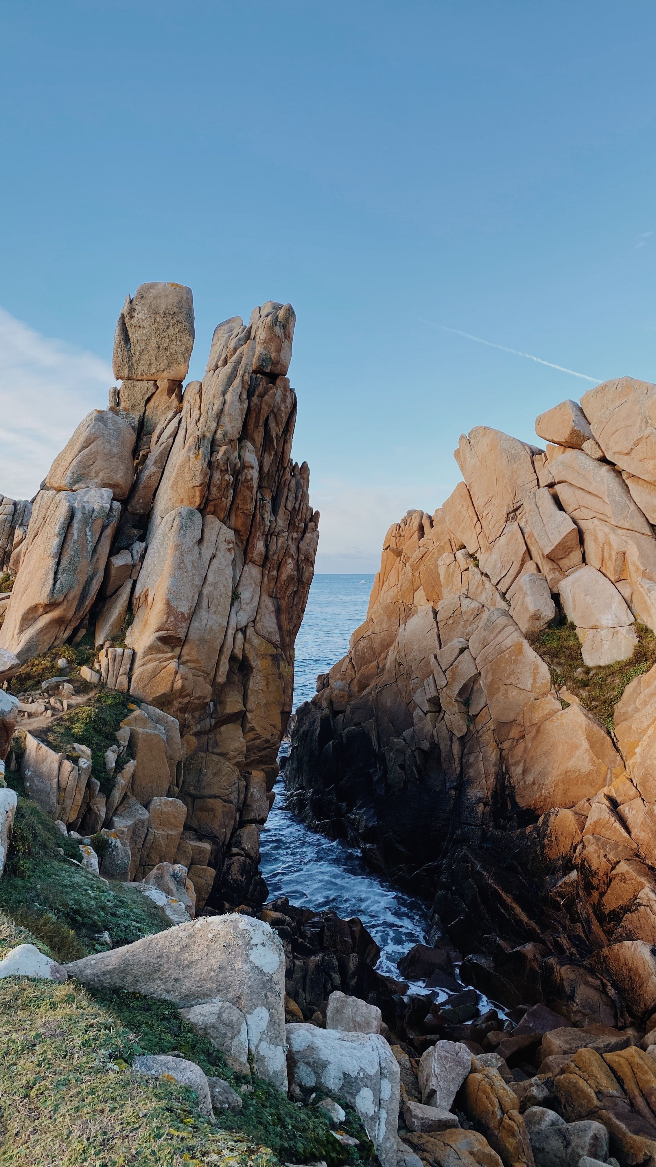 Stunning Sunset Over Bretagne Cliffs · Free Stock Photo
