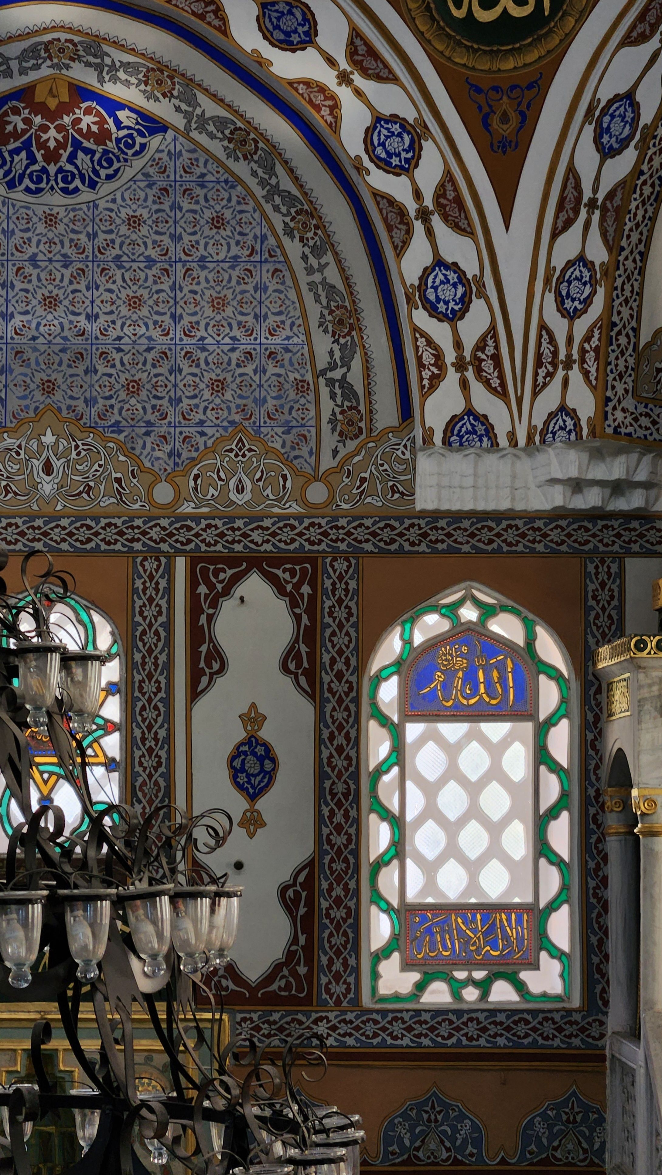 Intricate Interior of Ottoman Mosque in Istanbul · Free Stock Photo