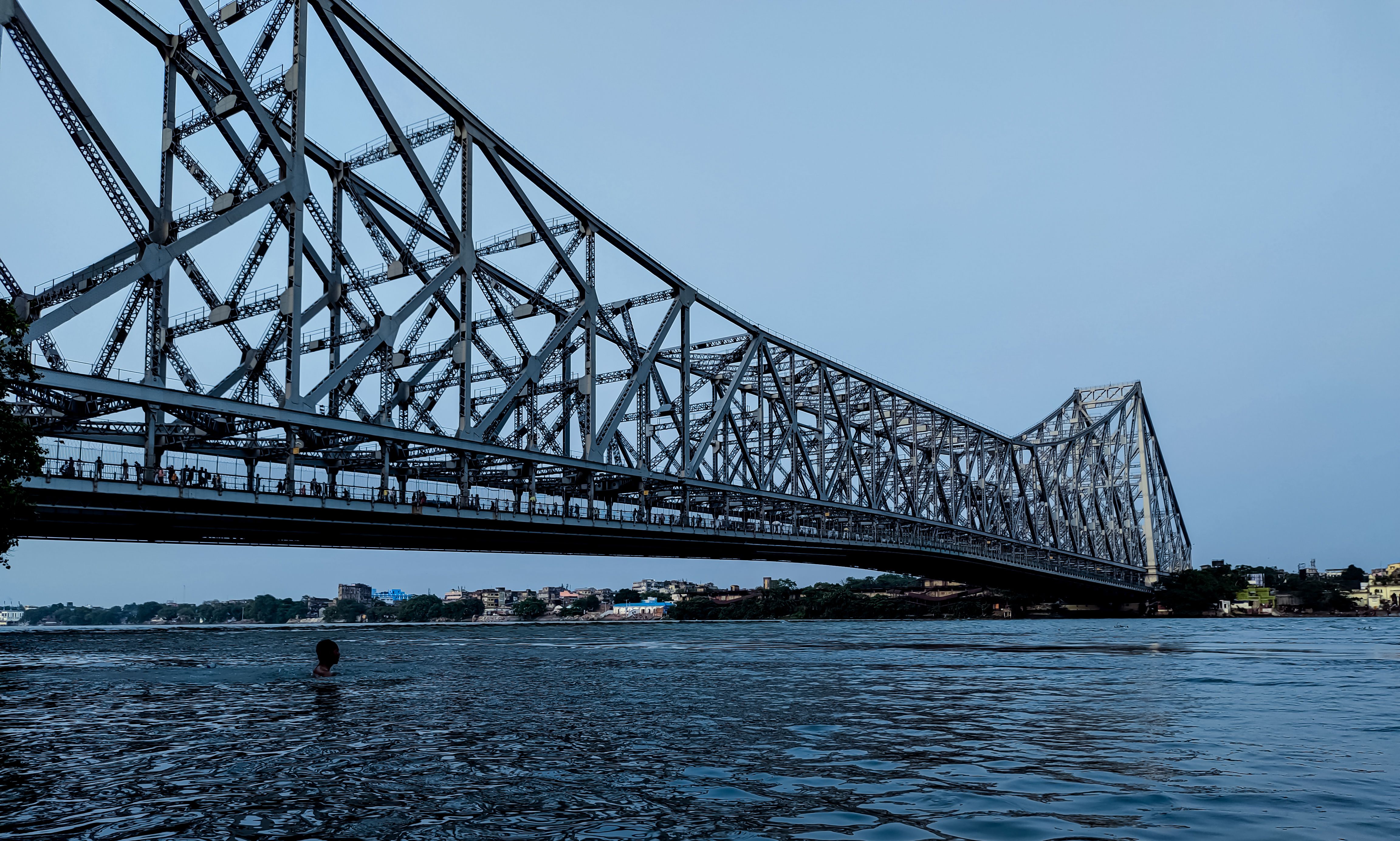 Howrah Bridge Spanning the Hooghly River in Kolkata · Free Stock Photo